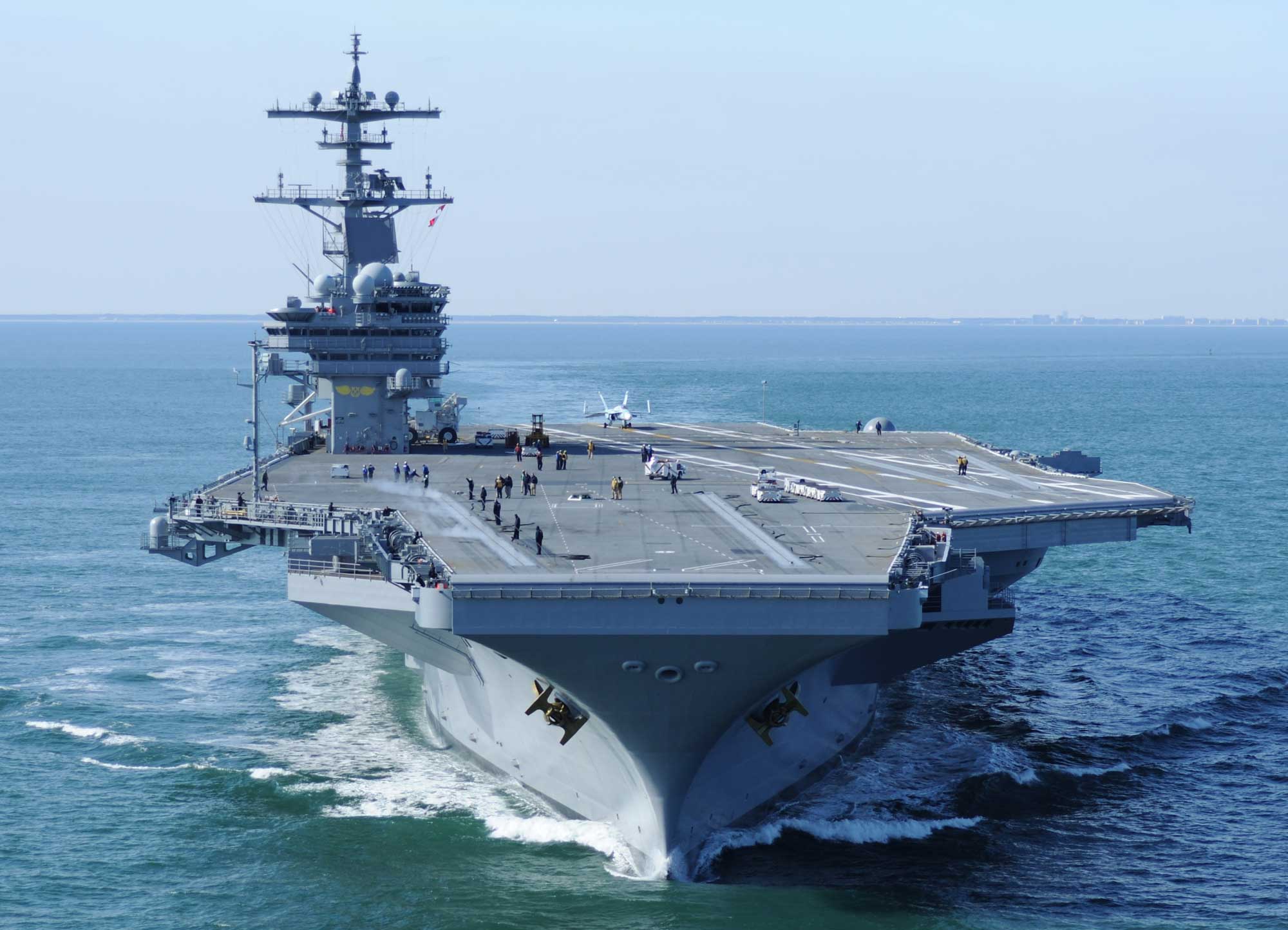 Le porte-avions USS George H.W. Bush reprend la mer | Mer et Marine