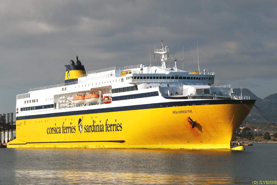 Corsica Ferries : le Canadien Bridgemans achète le Mega Express Five ...