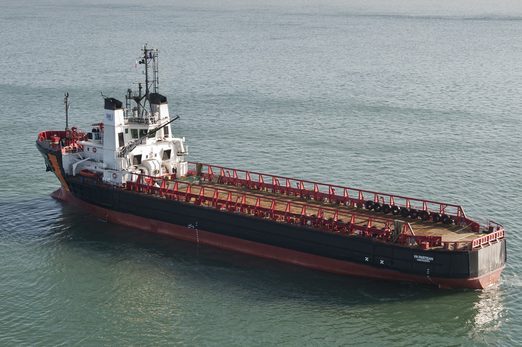 Le VN Partisan arrive à Brest | Mer et Marine