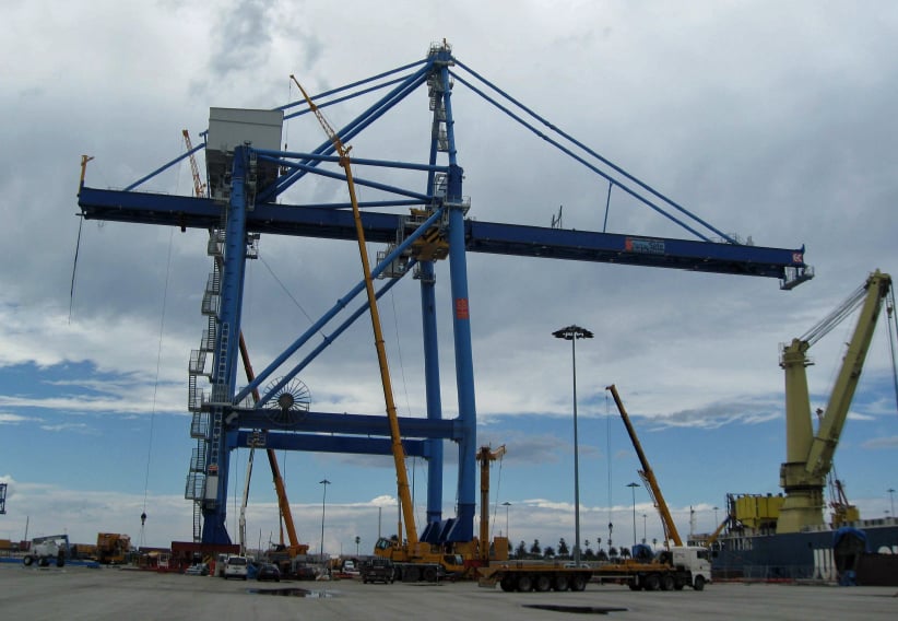 Un nouveau portique à conteneurs pour le port de Sète | Mer et Marine