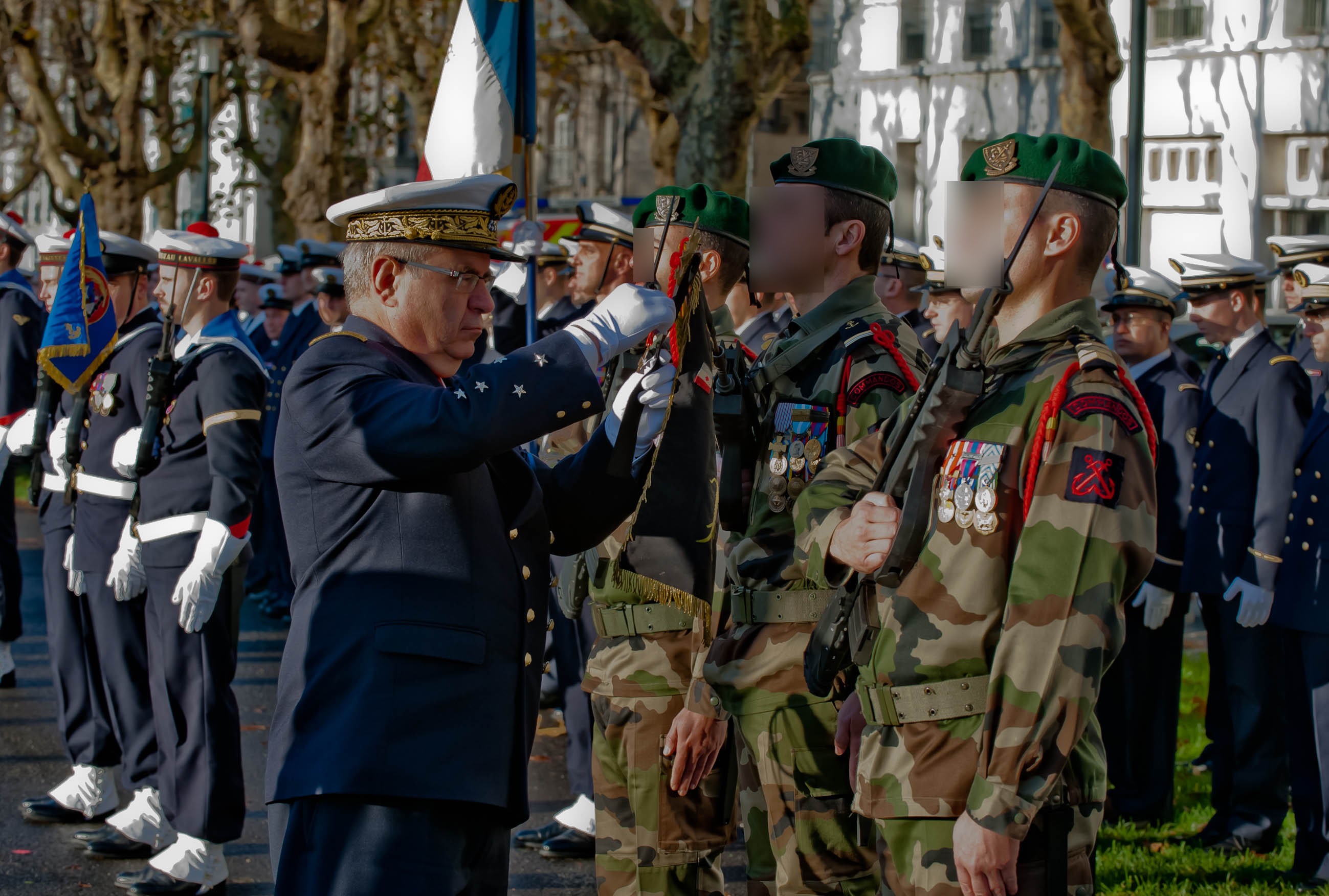 Le commando Jaubert, la flottille 23F et le LV Lavallée décorés de la ...