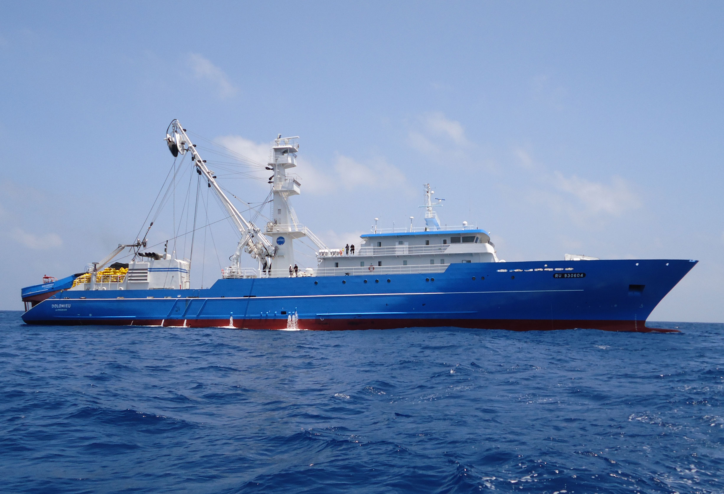 SAPMER : Le thonier Dolomieu met le cap sur La Réunion | Mer et Marine