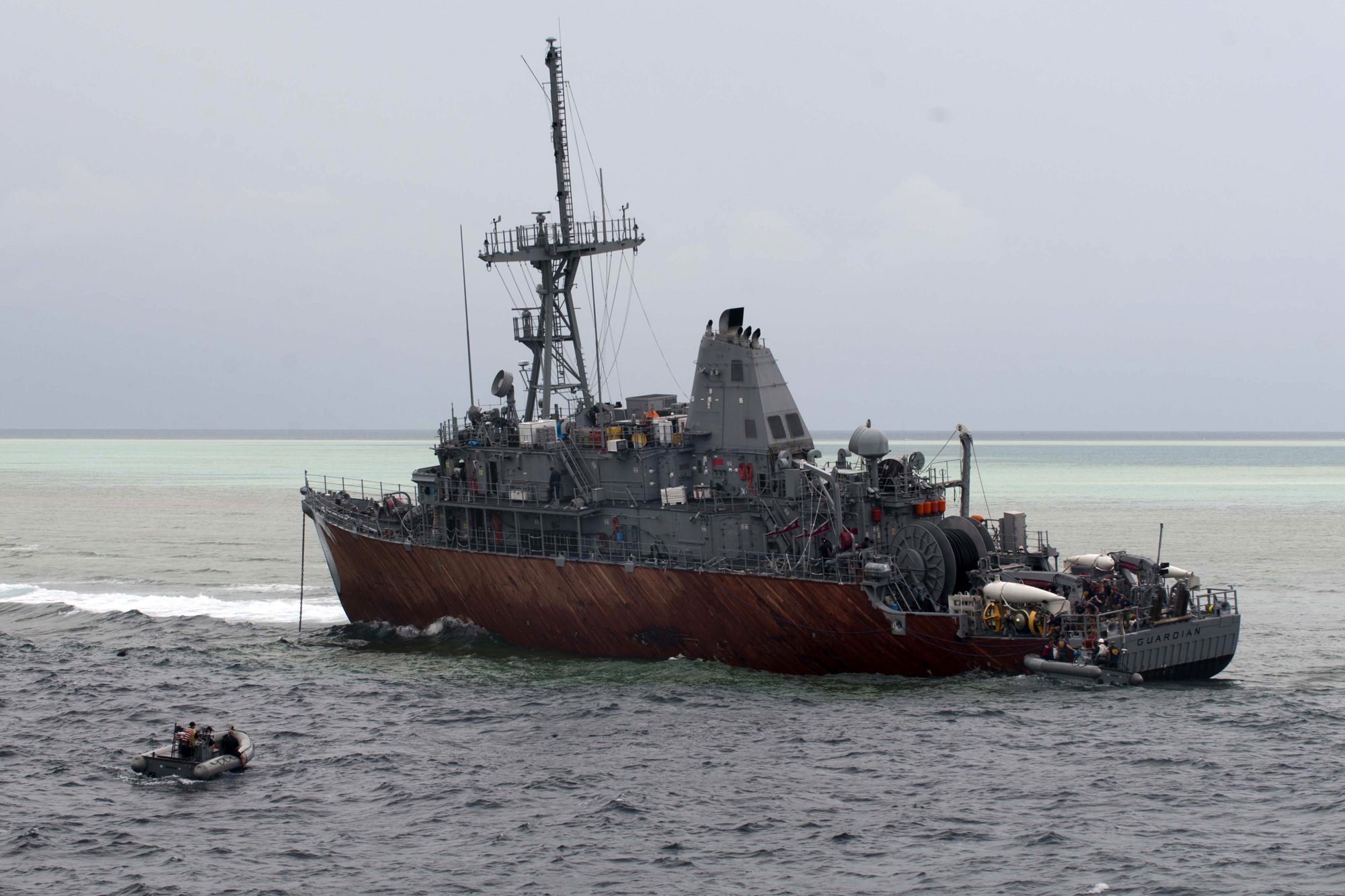 L’opération de sauvetage de l’USS Guardian se poursuit | Mer et Marine