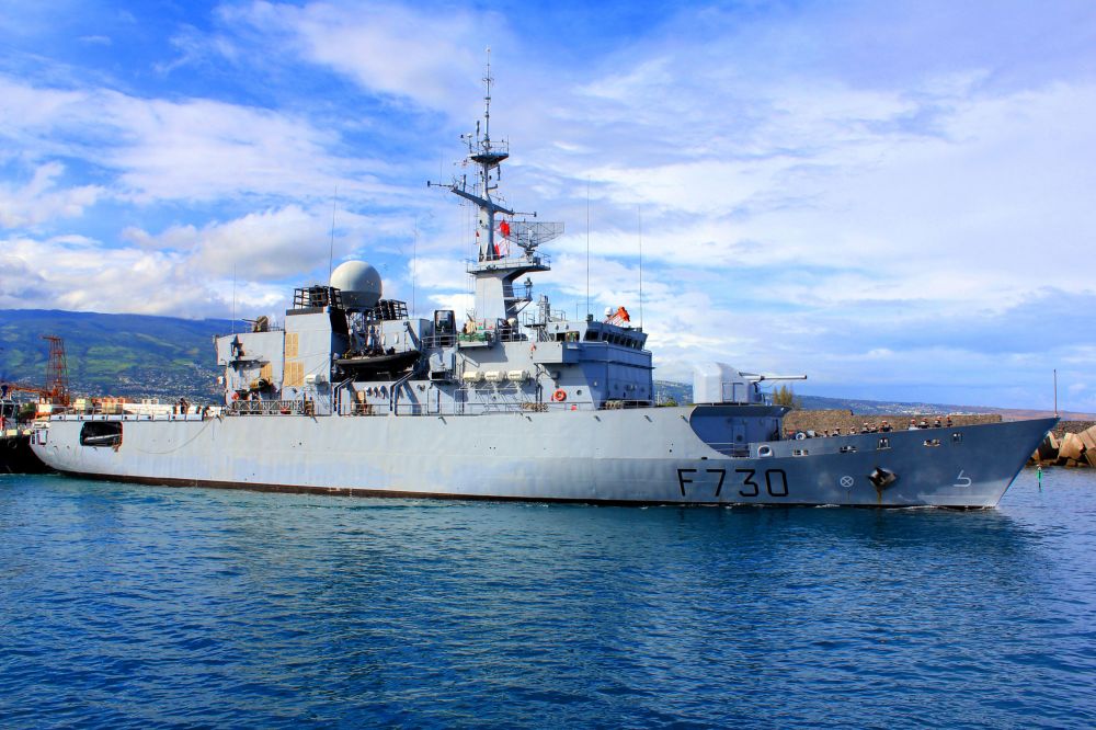 Le Floréal en mission de surveillance des Seychelles aux Eparses | Mer ...