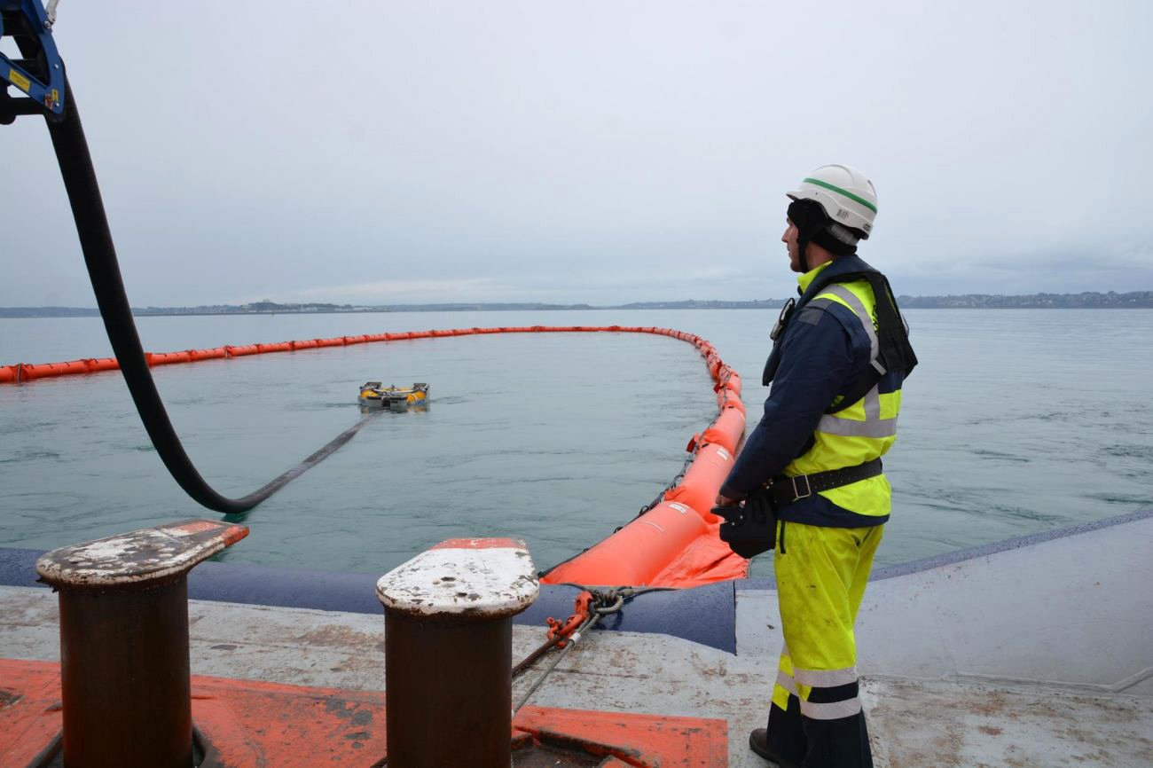 Un exercice antipollution sur l'Argonaute | Mer et Marine