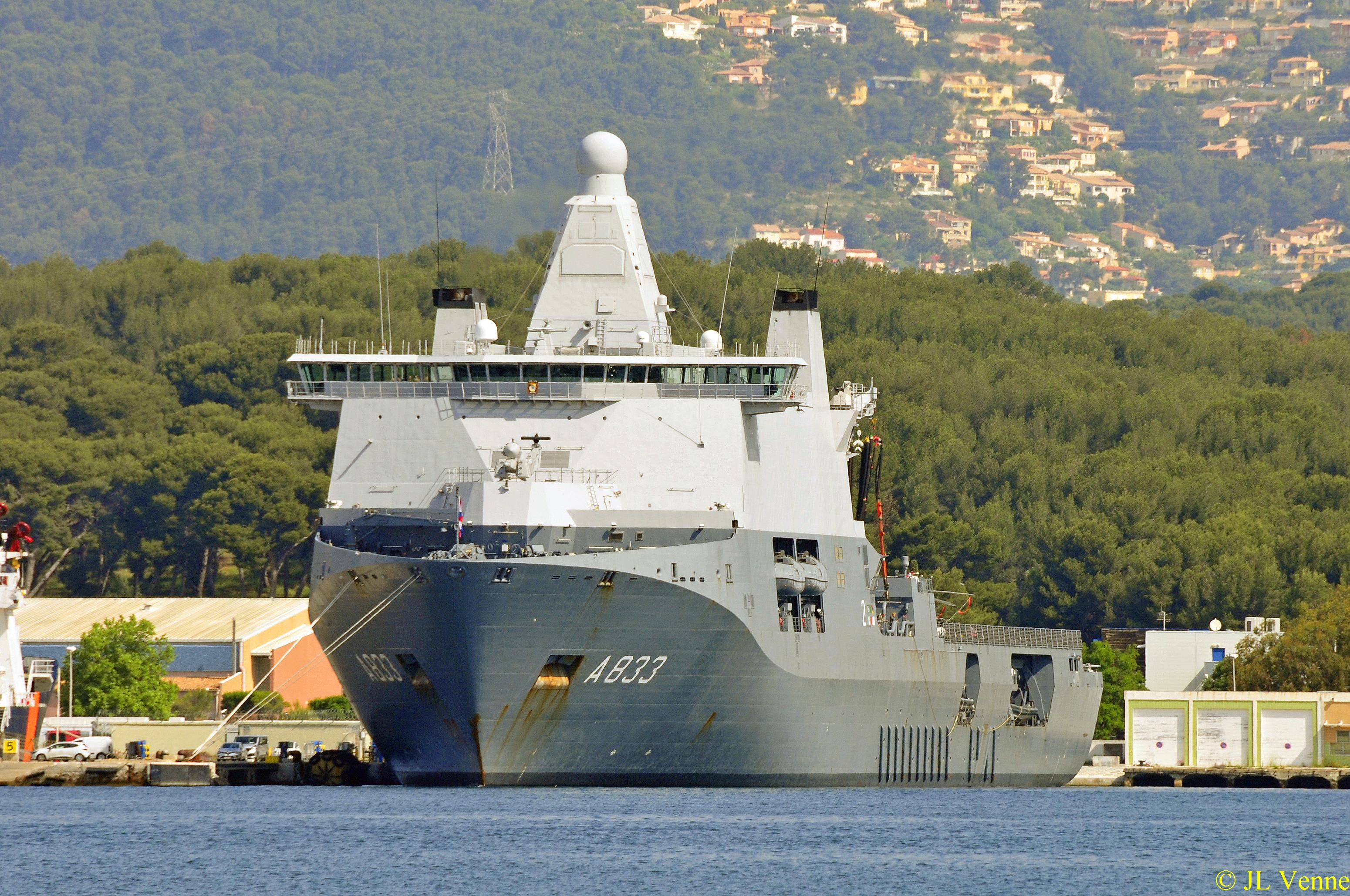 Le Karel Doorman à Toulon | Mer et Marine