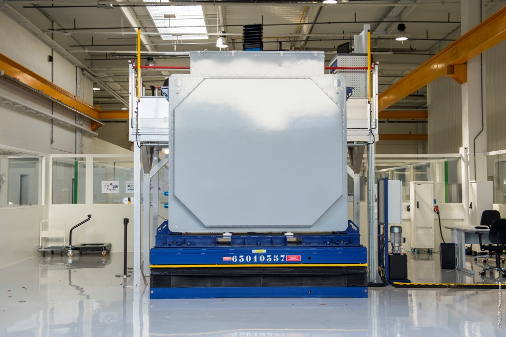 Thales lance la production du radar Sea Fire | Mer et Marine