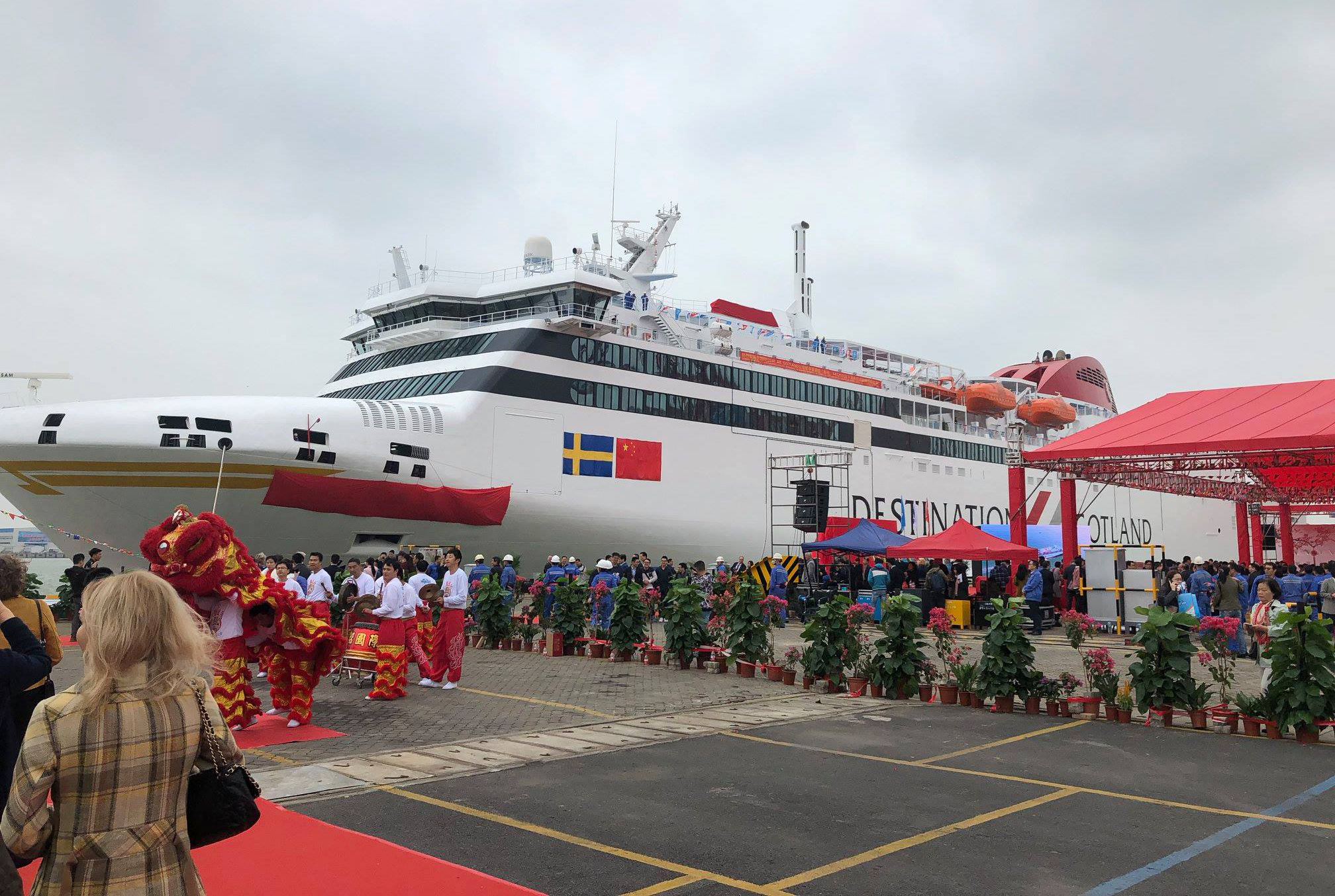 Destination Gotland baptise son ferry GNL | Mer et Marine