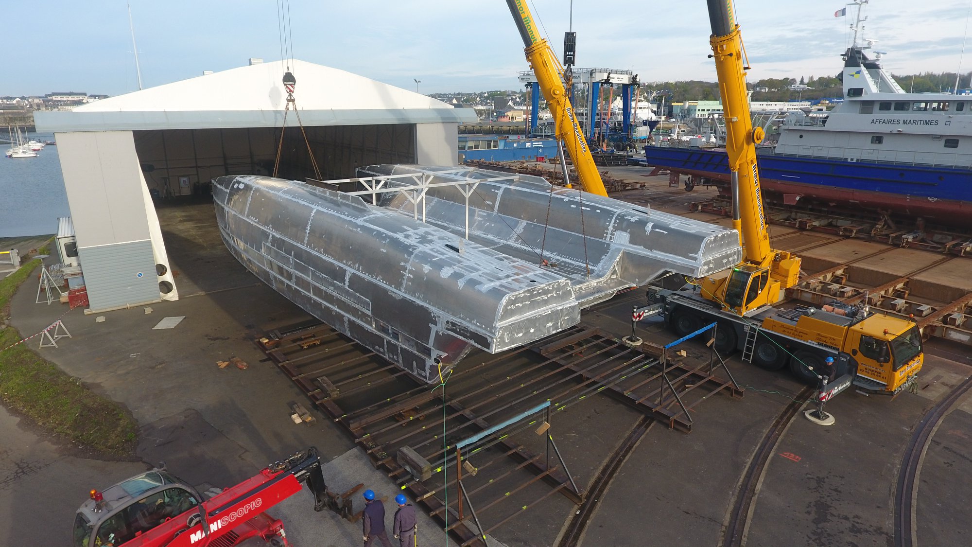 JFA Yachts retourne la coque du nouveau Long Island 78 | Mer et Marine