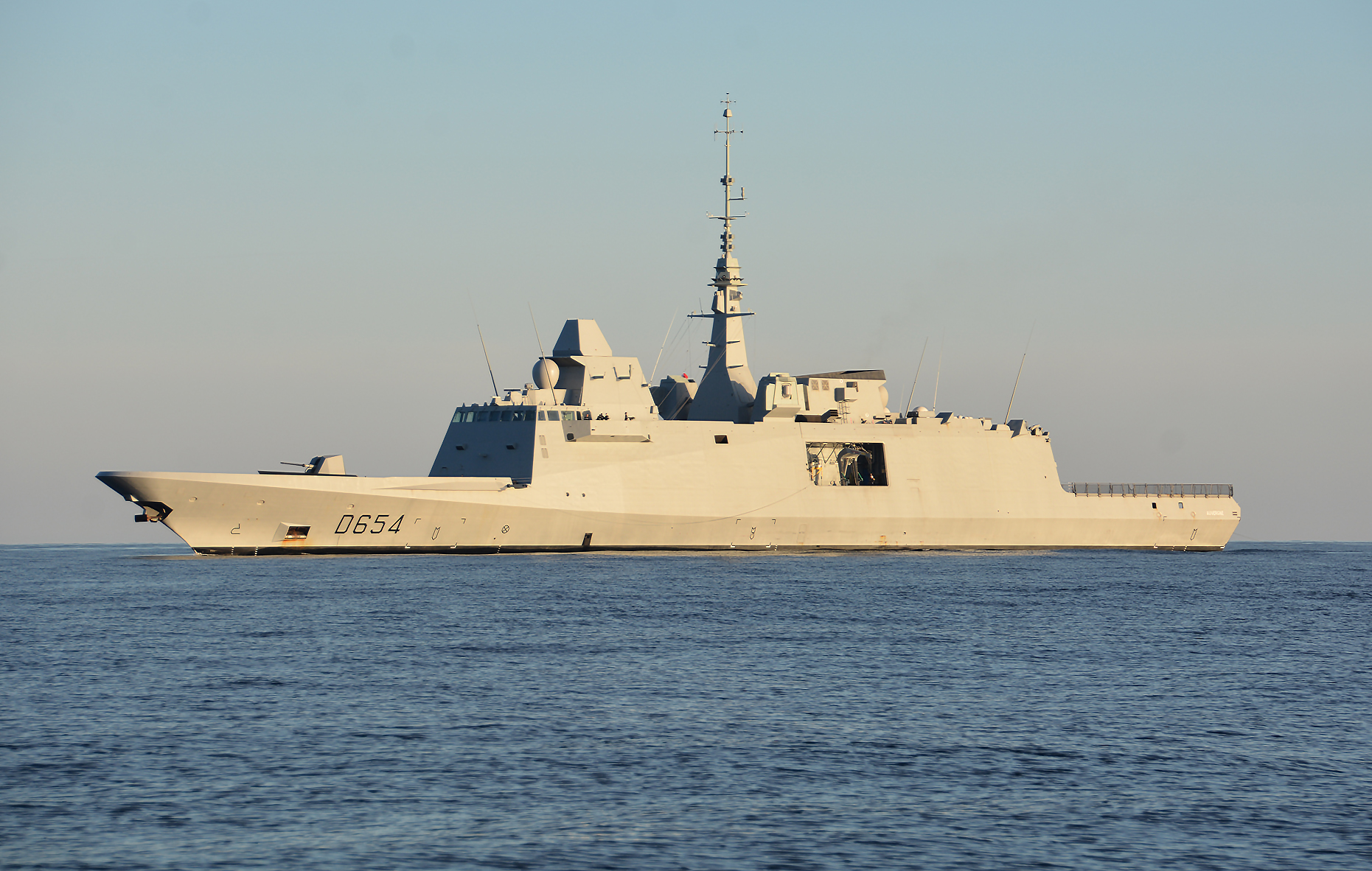La FREMM Auvergne rejoindra sa nouvelle base de Brest en novembre | Mer ...