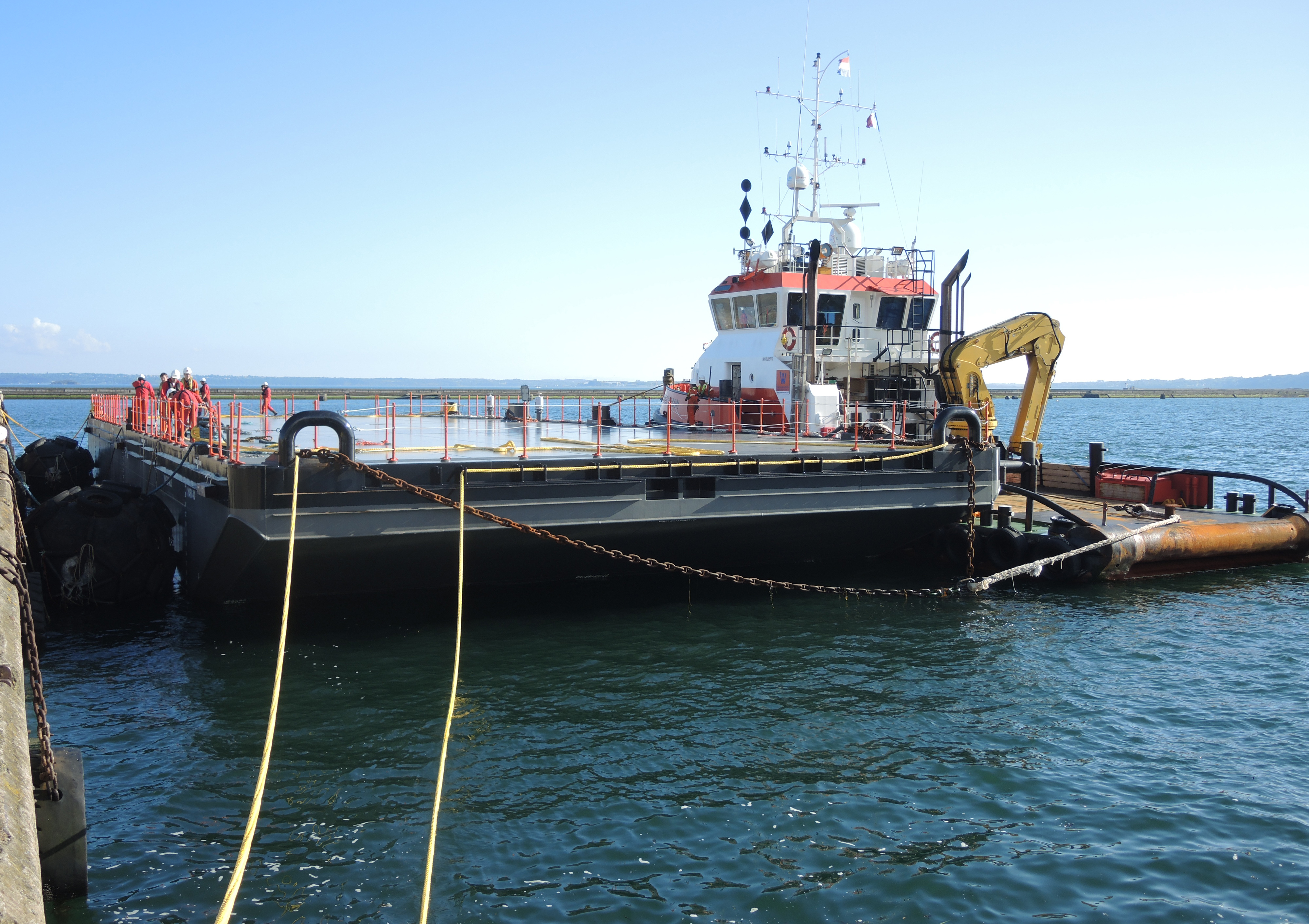 Une nouvelle barge pour Marc S.A. et les lamaneurs de Brest et Roscoff ...