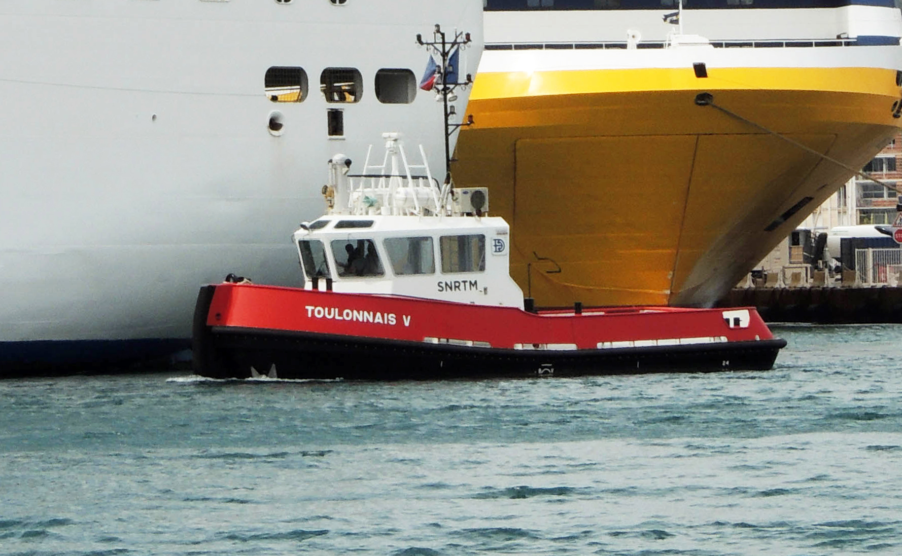 Le remorqueur Toulonnais V affrété par les lamaneurs brestois | Mer et ...