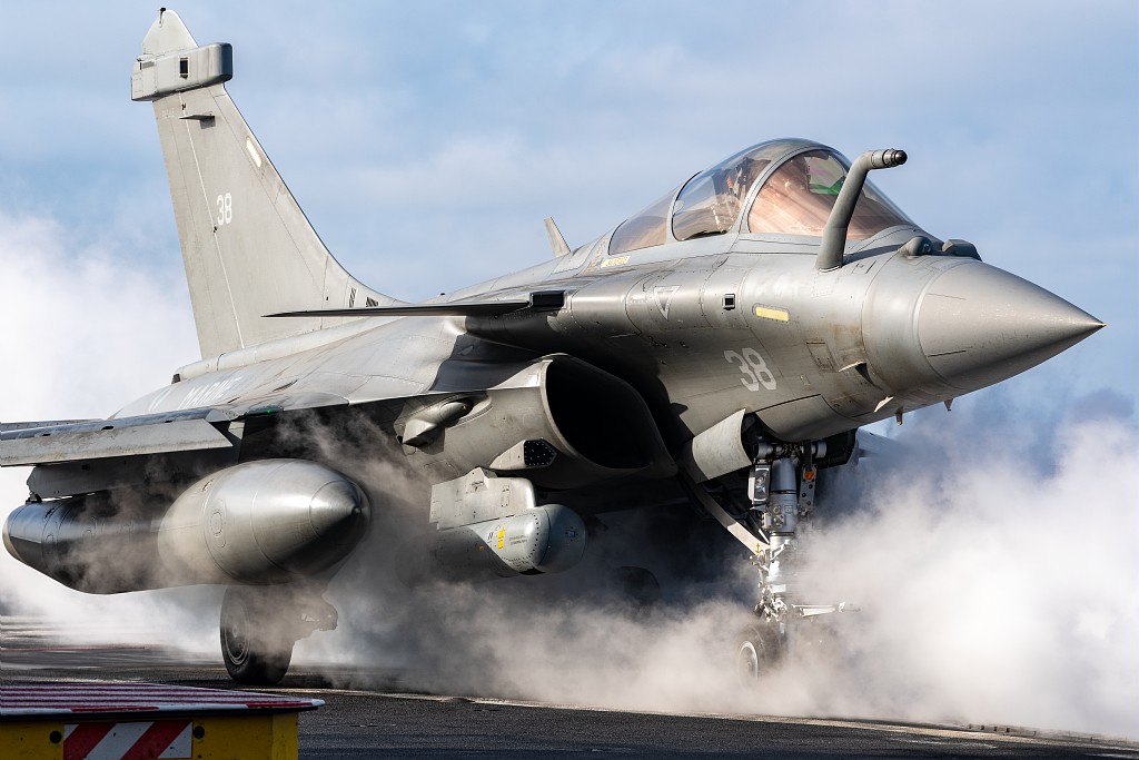 Rafale : mise en service du standard F-3R | Mer et Marine