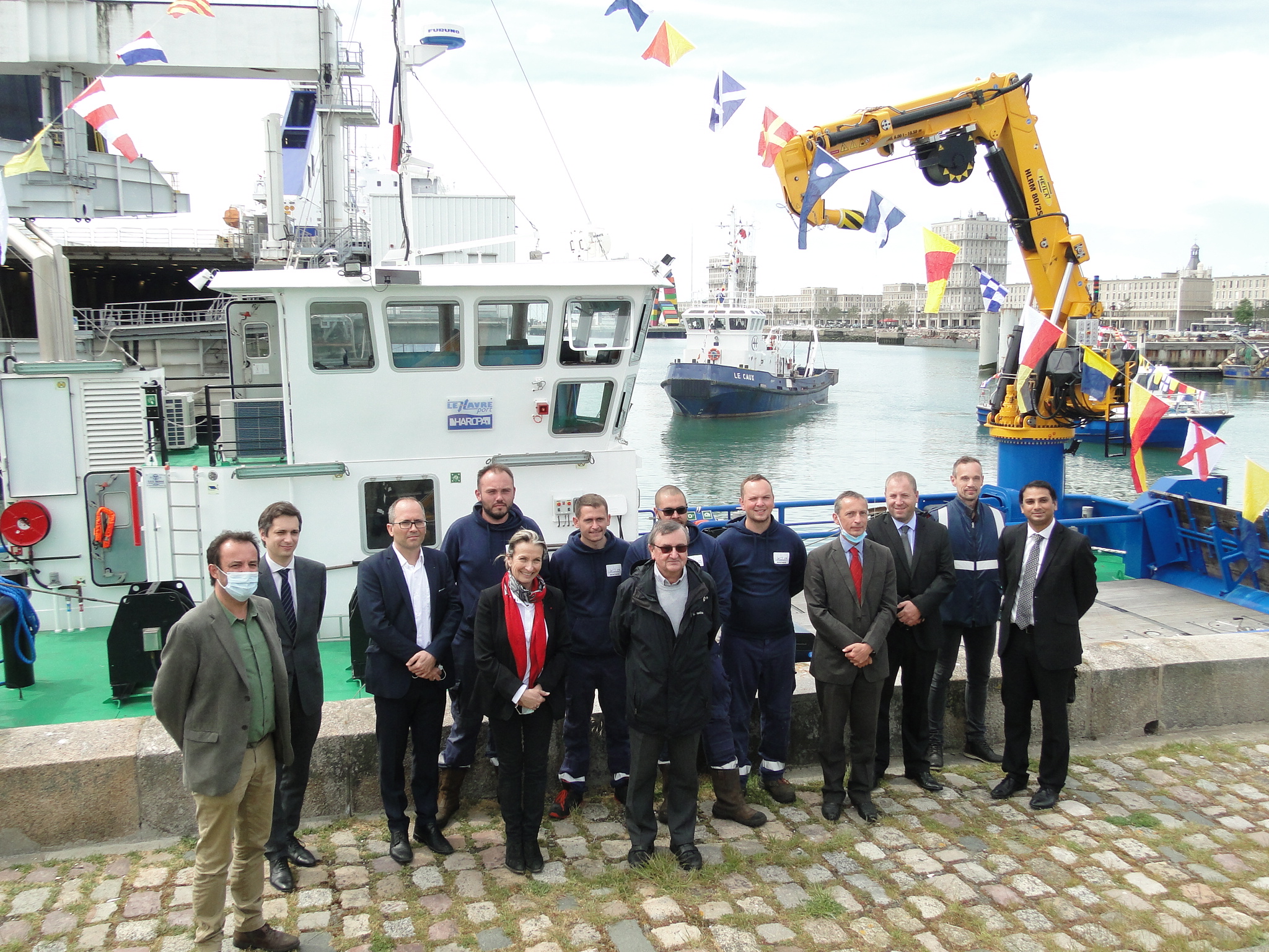 Le port du Havre baptise le Benthos, son nouveau navire polyvalent ...