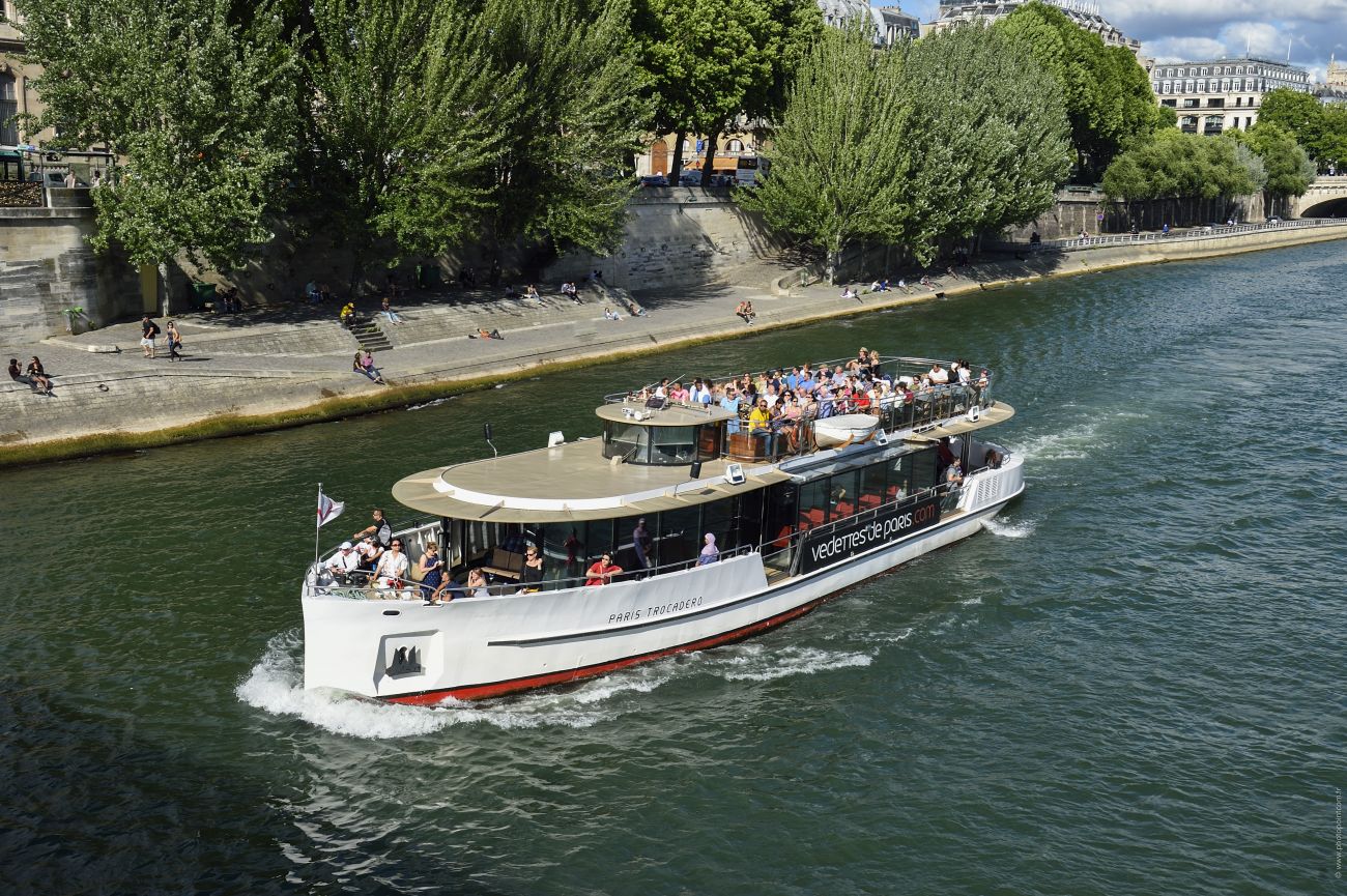 Vedettes de Paris : le Paris Trocadéro inaugure l'électrification de la ...