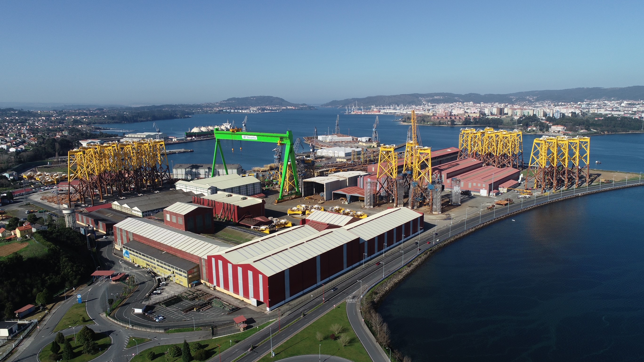Eolien offshore : à Fene, Navantia assemble les jackets du parc de ...