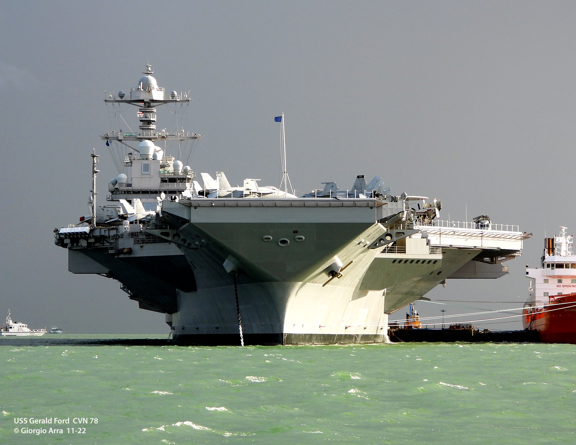 L'USS Gerald R. Ford Ford navigue toujours au nord du cercle polaire ...