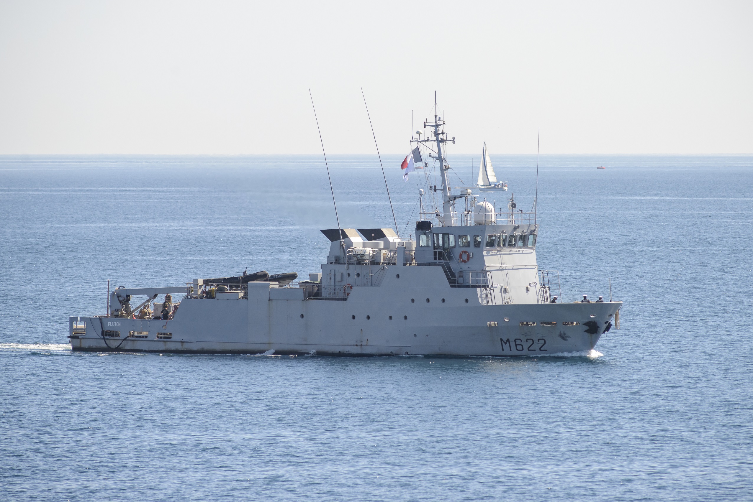 Marine nationale : la consultation pour les nouveaux bâtiments bases de plongeurs-démineurs ...