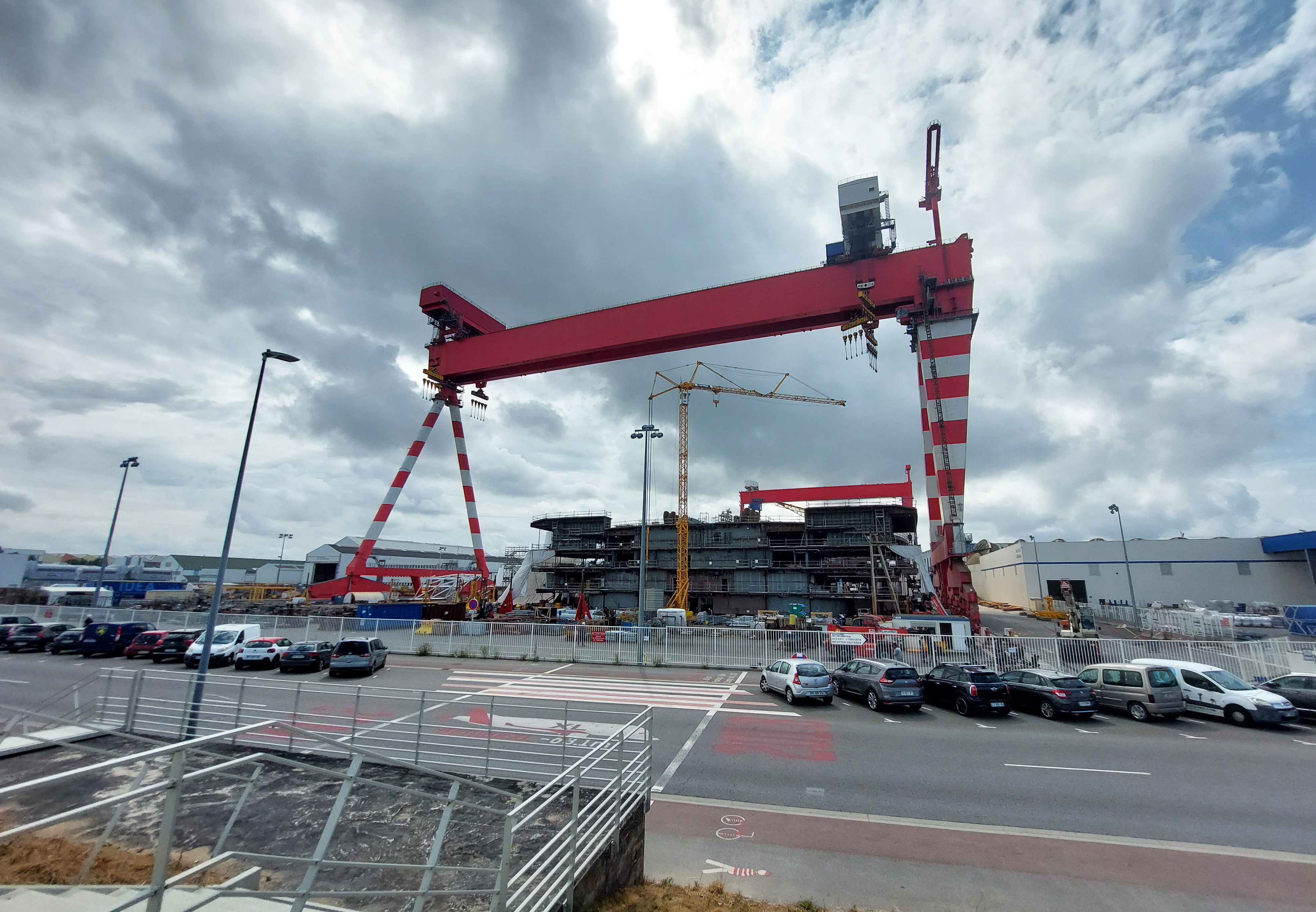Saint-Nazaire : le très grand portique indisponible pendant plusieurs ...