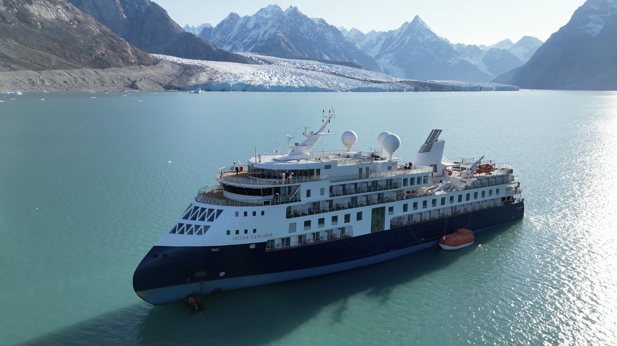 Le navire de croisière Ocean Explorer remis à flot au Groenland | Mer ...