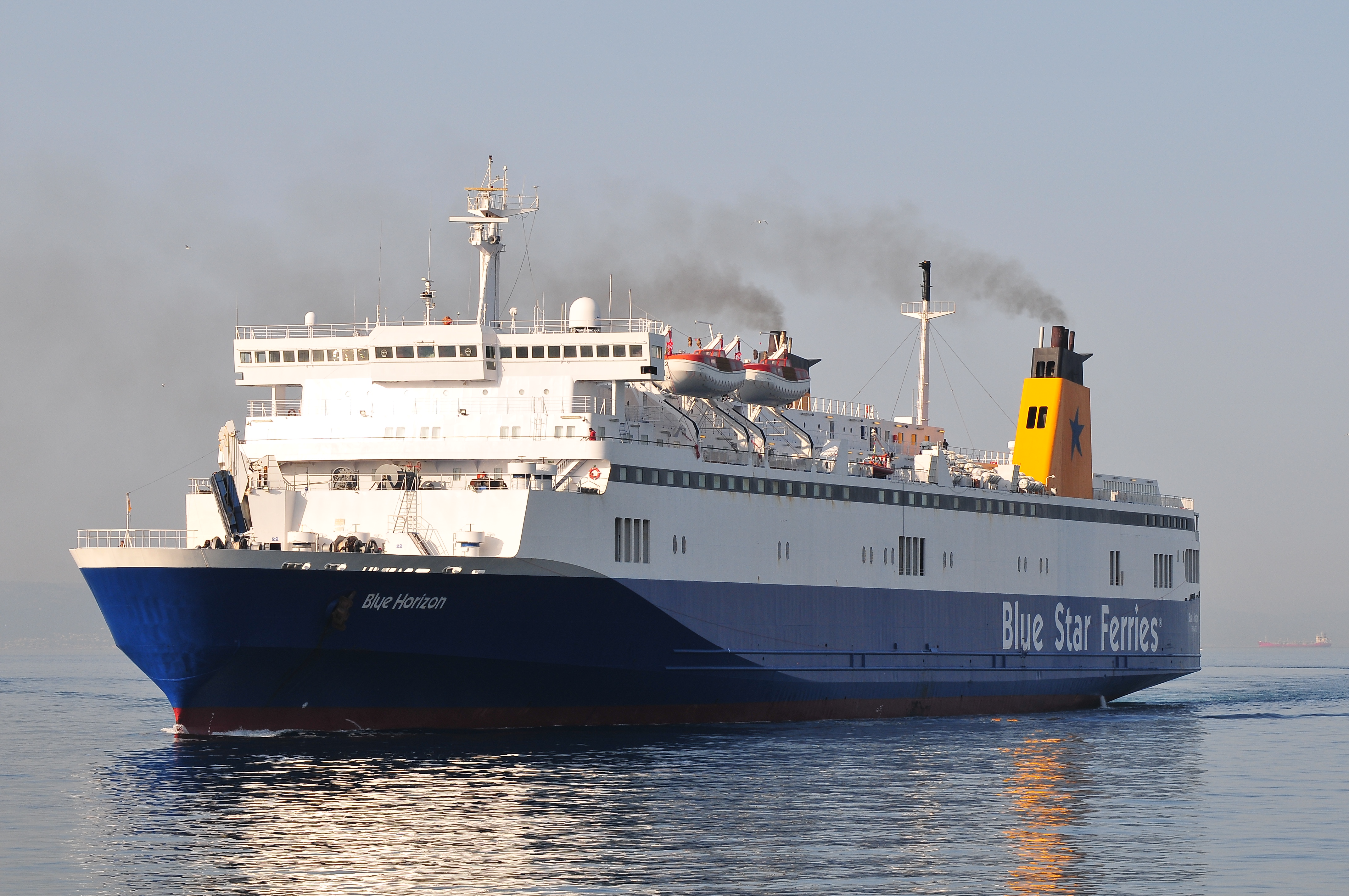 Vague de démissions dans le monde maritime grec après la mort d'un ...