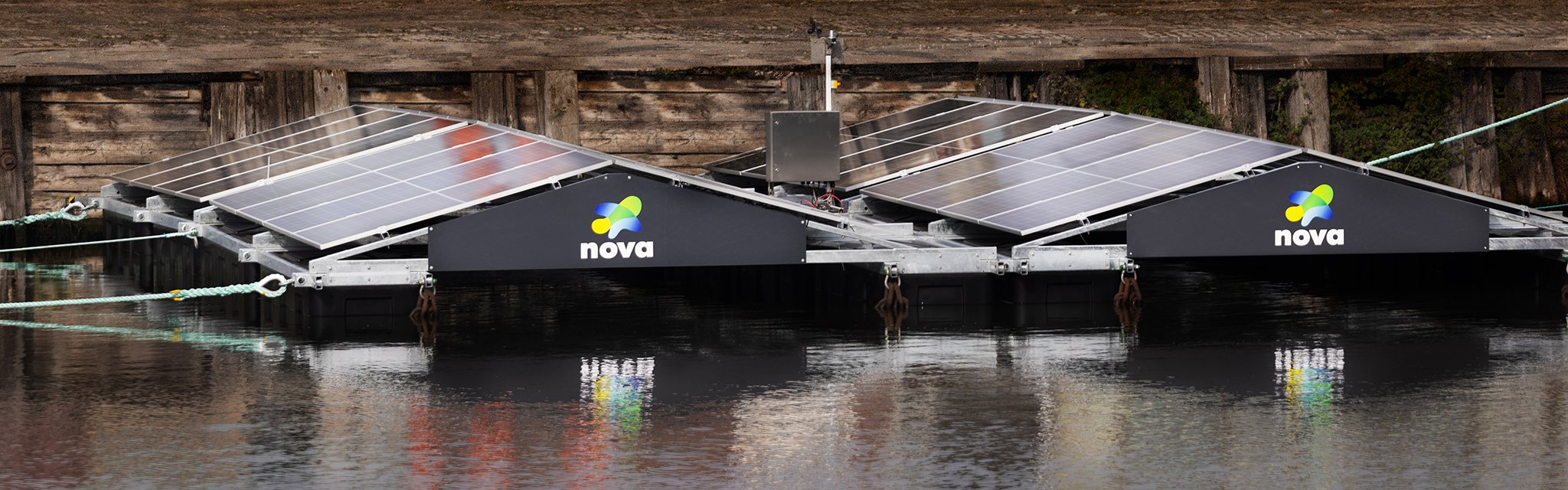 Nova Innovation installe des panneaux photovoltaïques flottants dans le port de Leith | Mer et ...