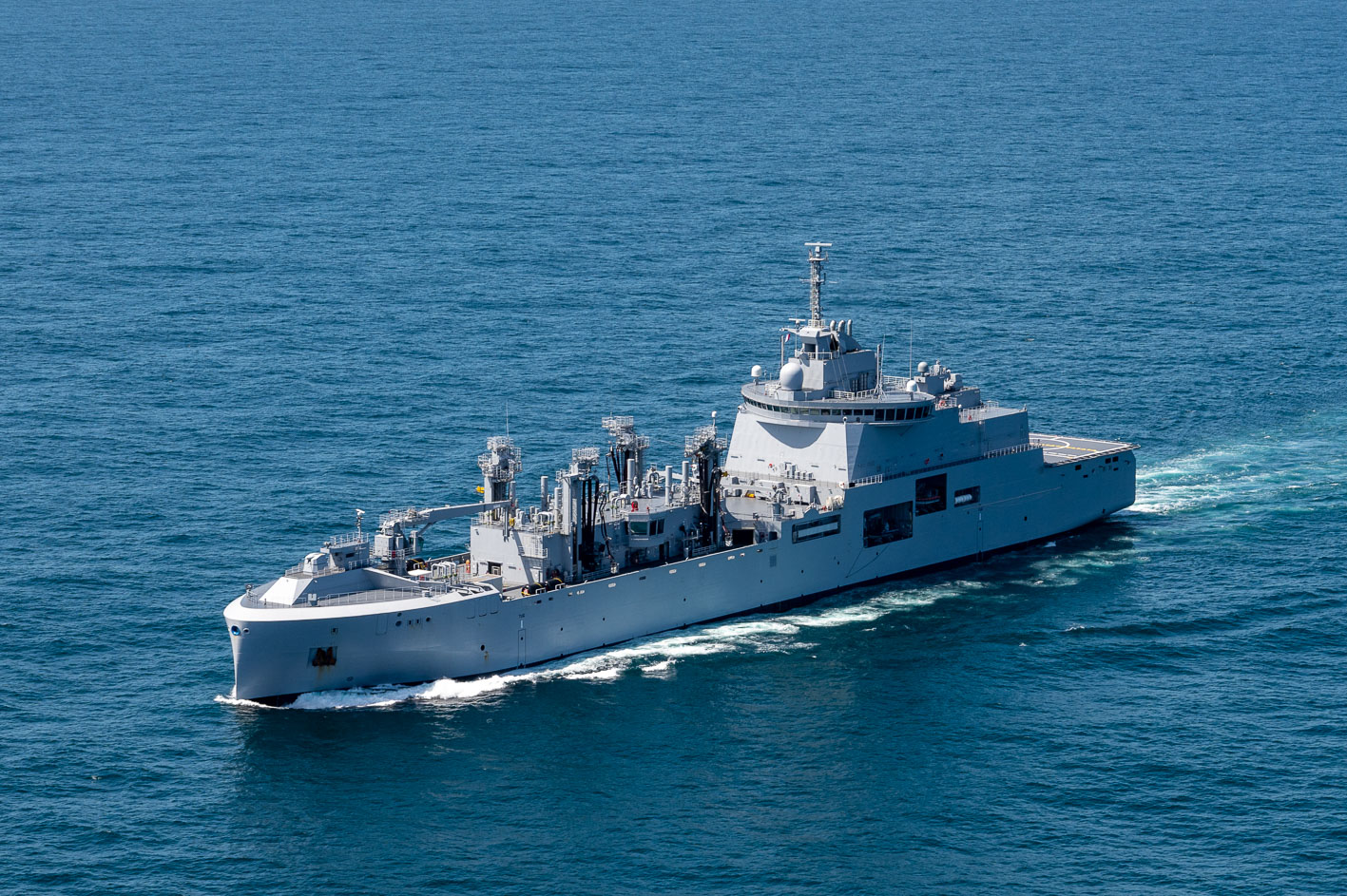 Le BRF Jacques Chevallier en océan Indien, cap sur La Réunion | Mer et ...