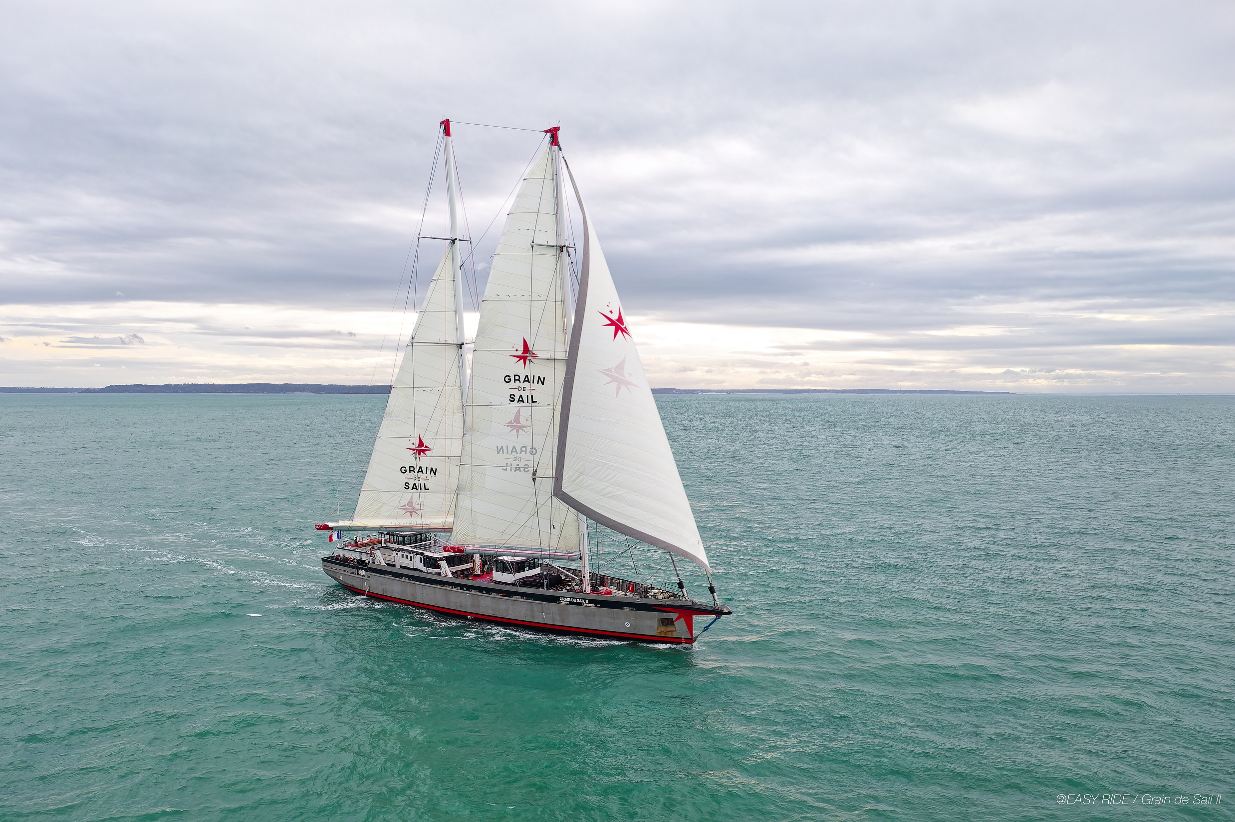 A bord de Grain de Sail II, lors des premiers essais sous voiles | Mer ...