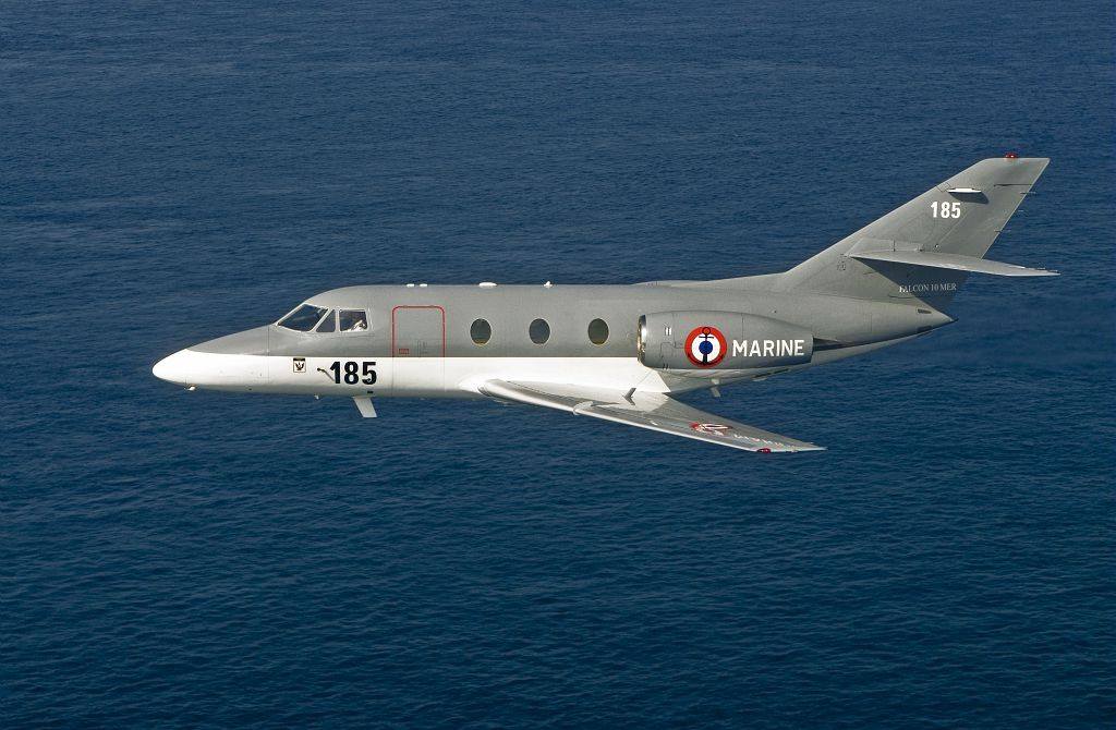 Aéronautique navale : les Falcon 10 seront retirés du service entre ...