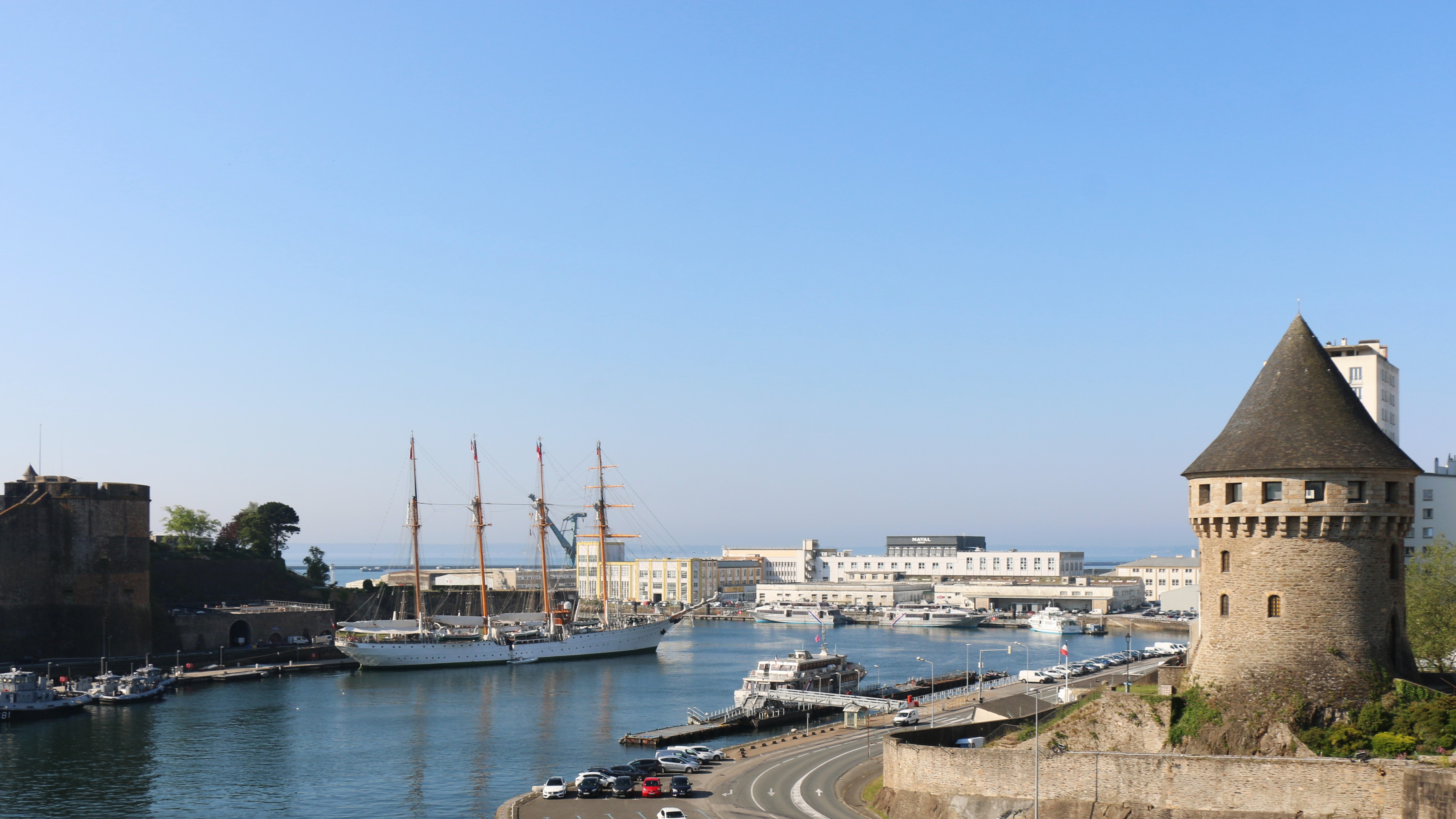 Brest : Escale du quatre-mâts Esmeralda de la marine chilienne | Mer et Marine