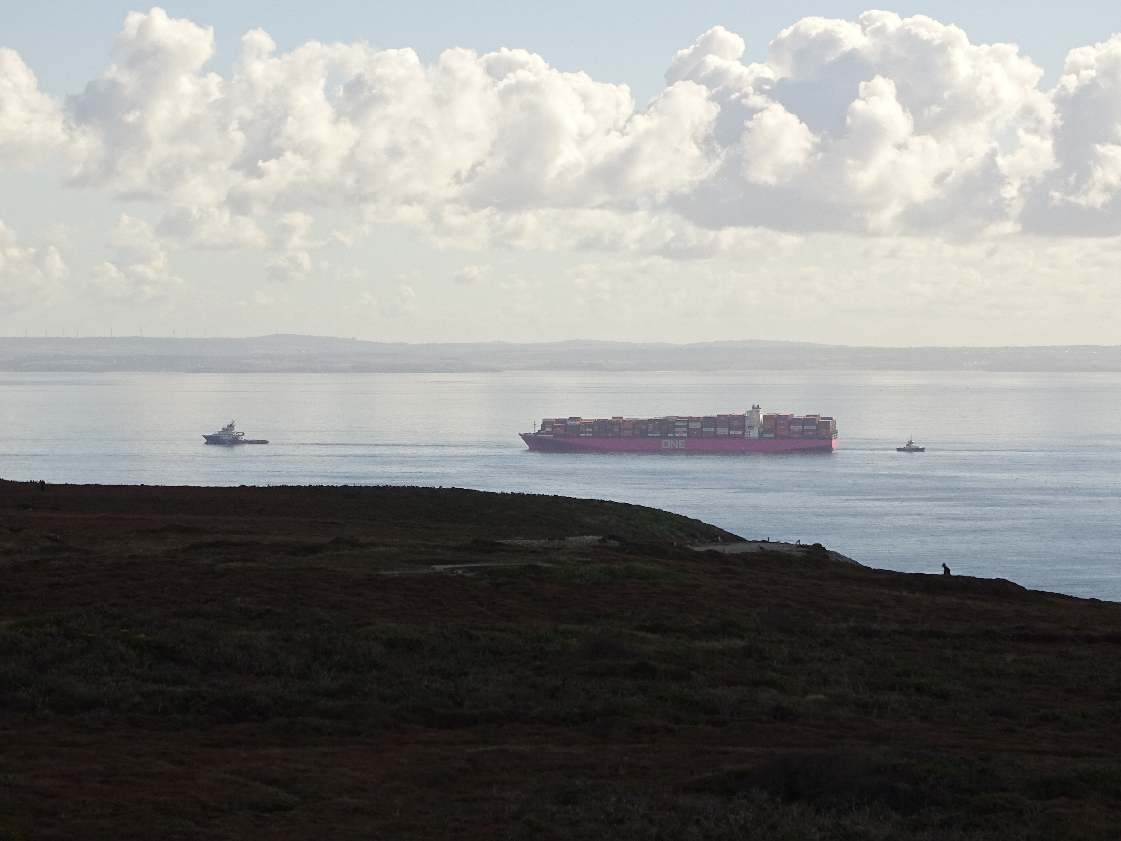 Baie de Douarnenez : le ONE Hammersmith continue ses réparations | Mer ...