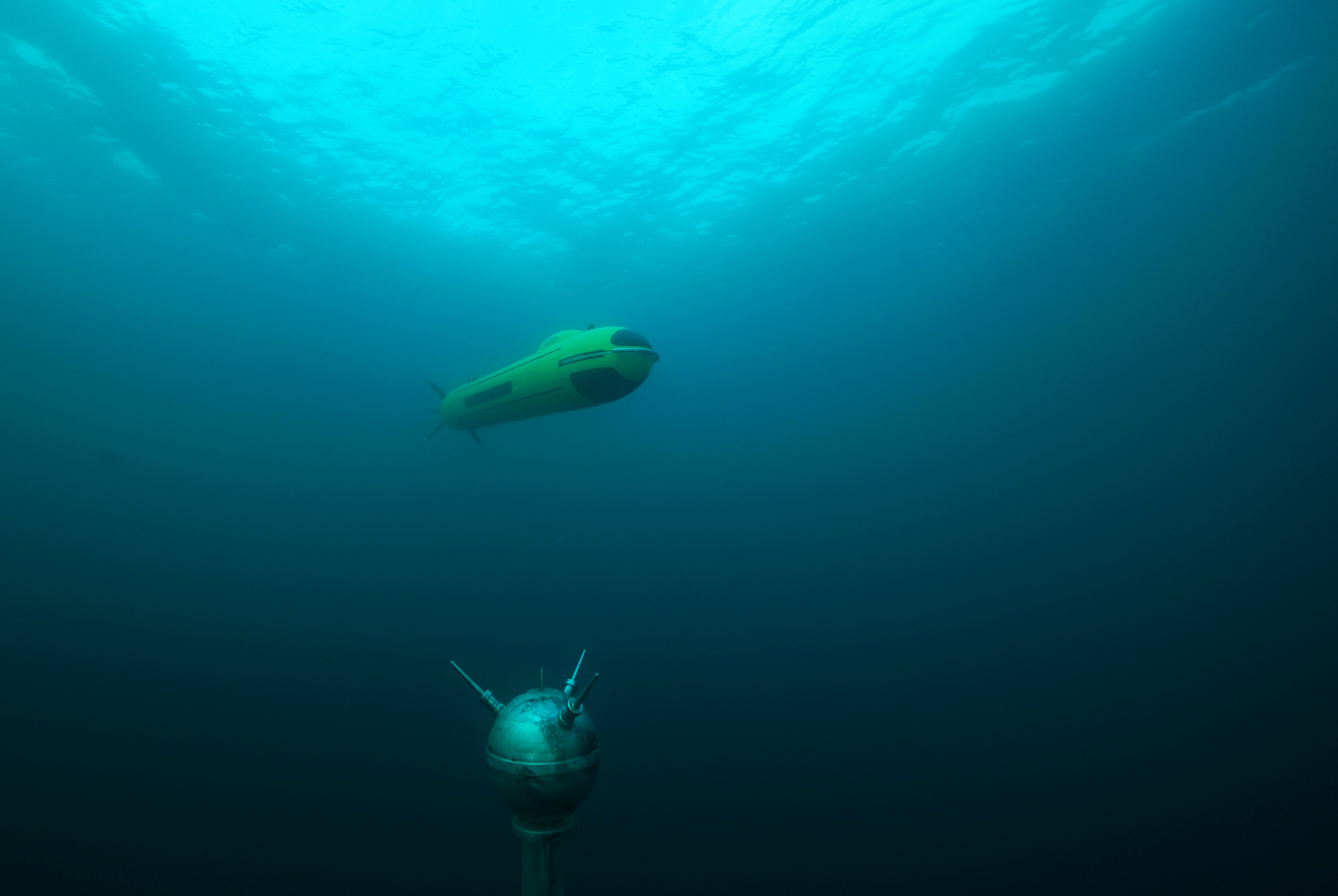 Guerre des mines : huit drones A18-M avec sonar SAMDIS 600 pour la ...