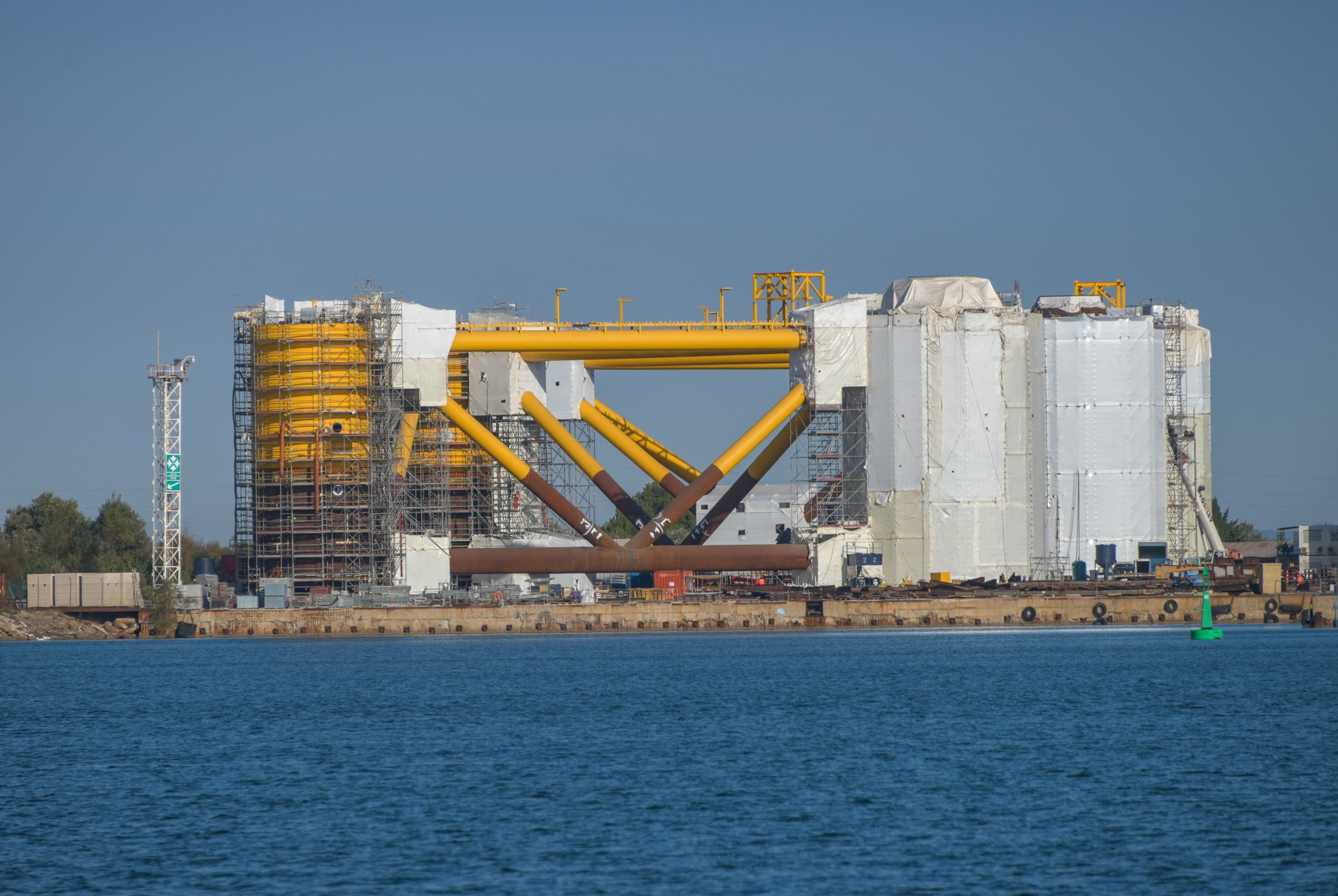 Eolien flottant : la construction du parc pilote EFGL bat son plein | Mer et Marine