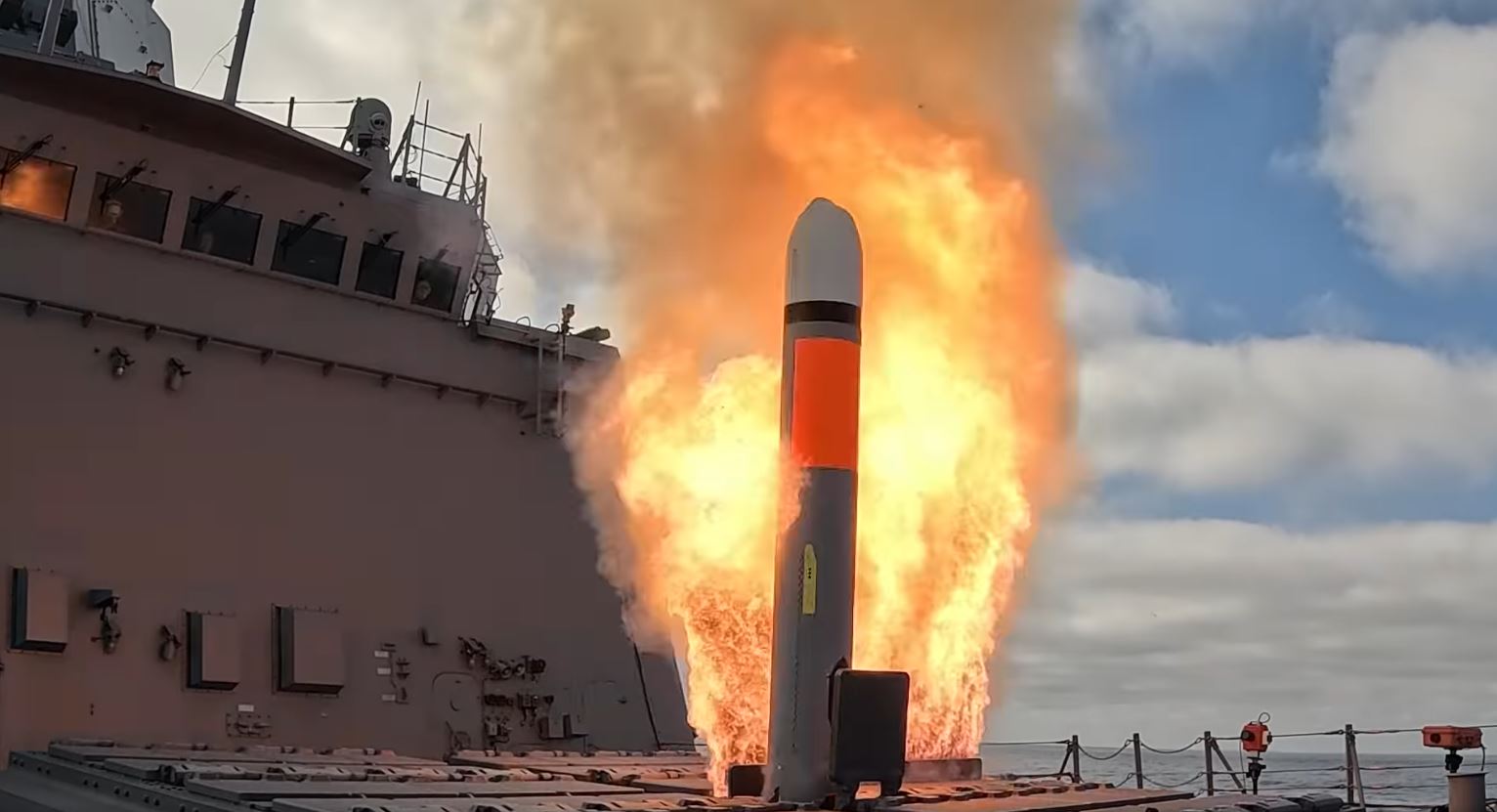 La marine australienne tire son premier Tomahawk | Mer et Marine