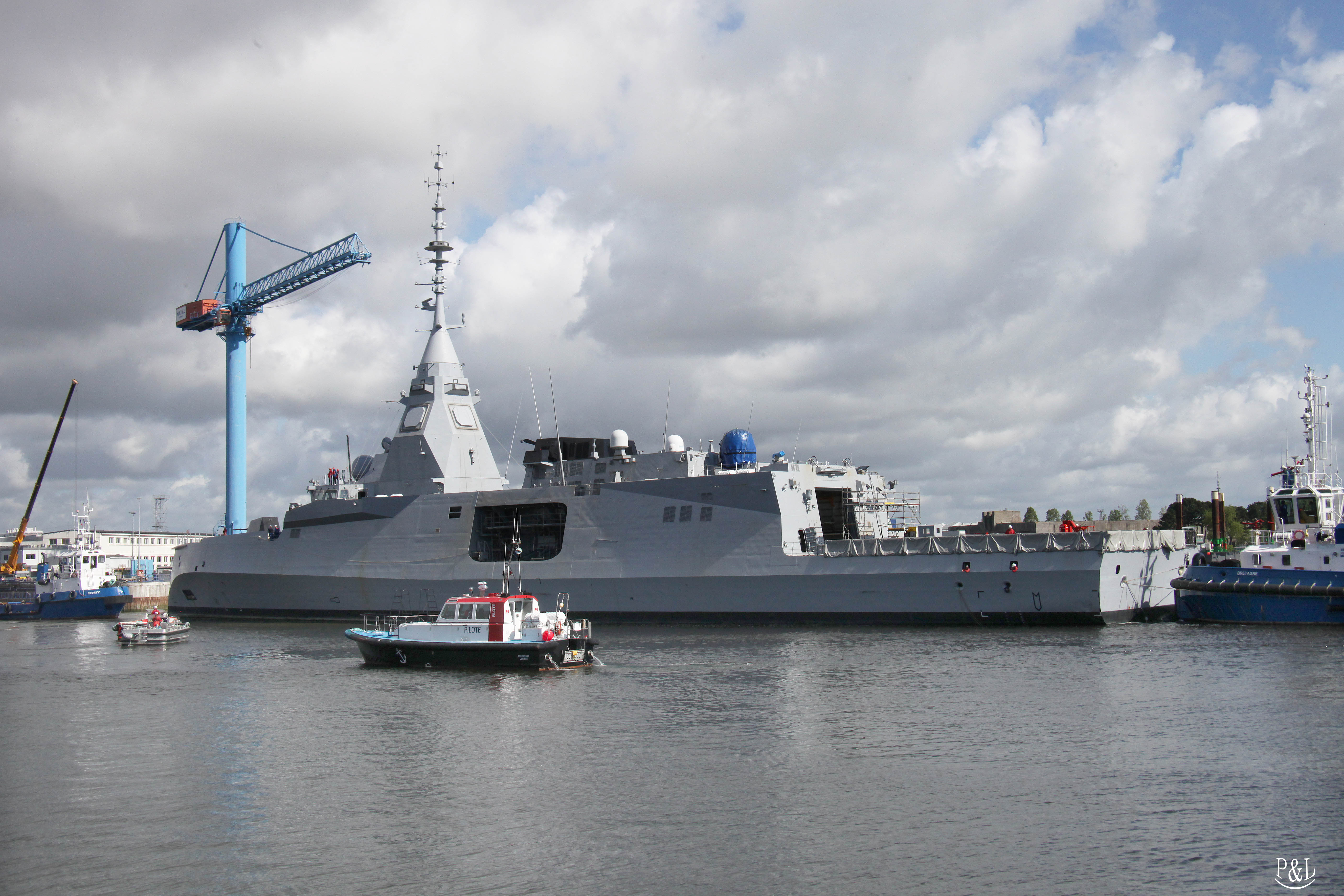 Après la fin de ses essais en mer, l’Amiral Ronarc’h débute à Lorient ...