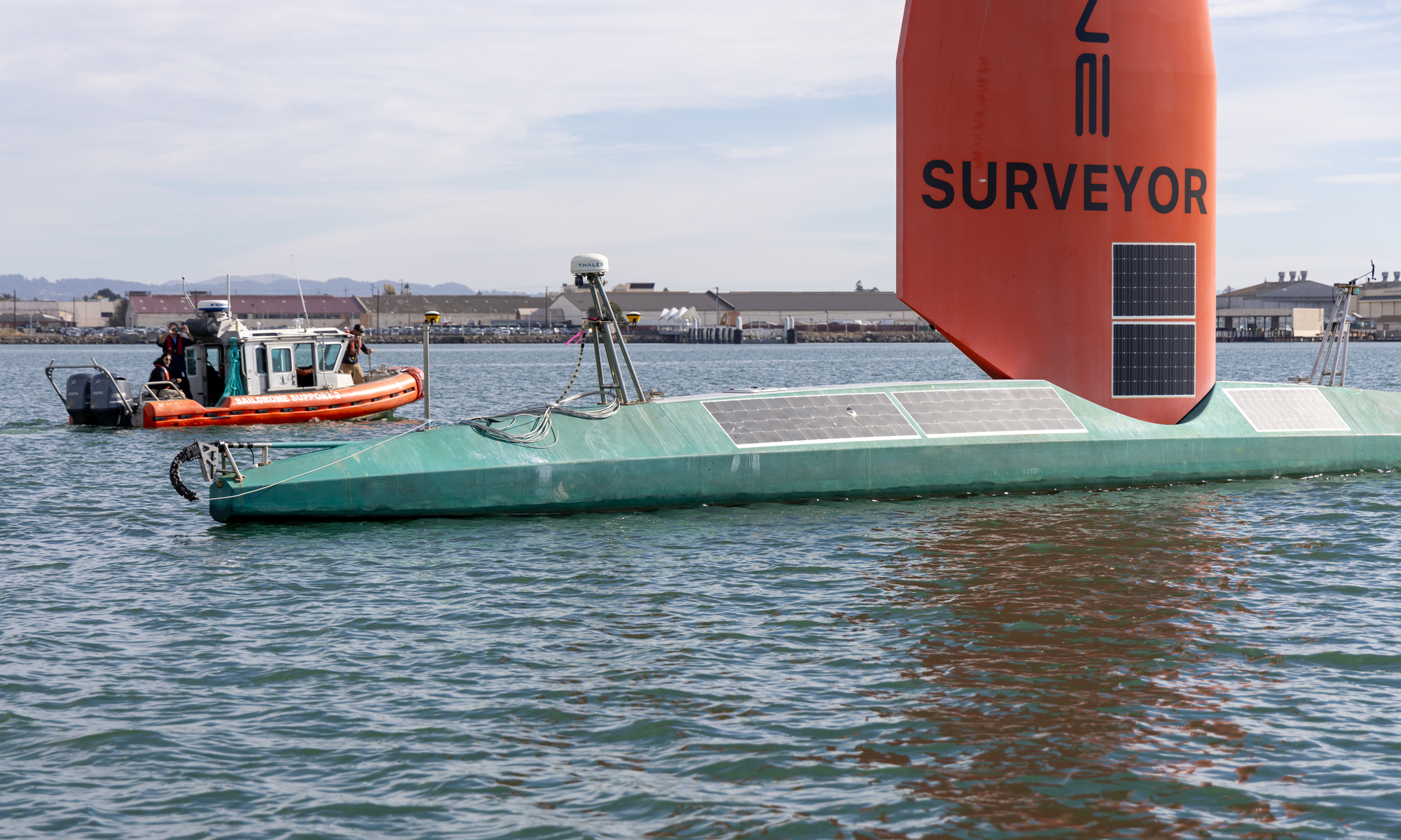 Thales Australia intègre un sonar remorqué sur un USV de Saildrone ...