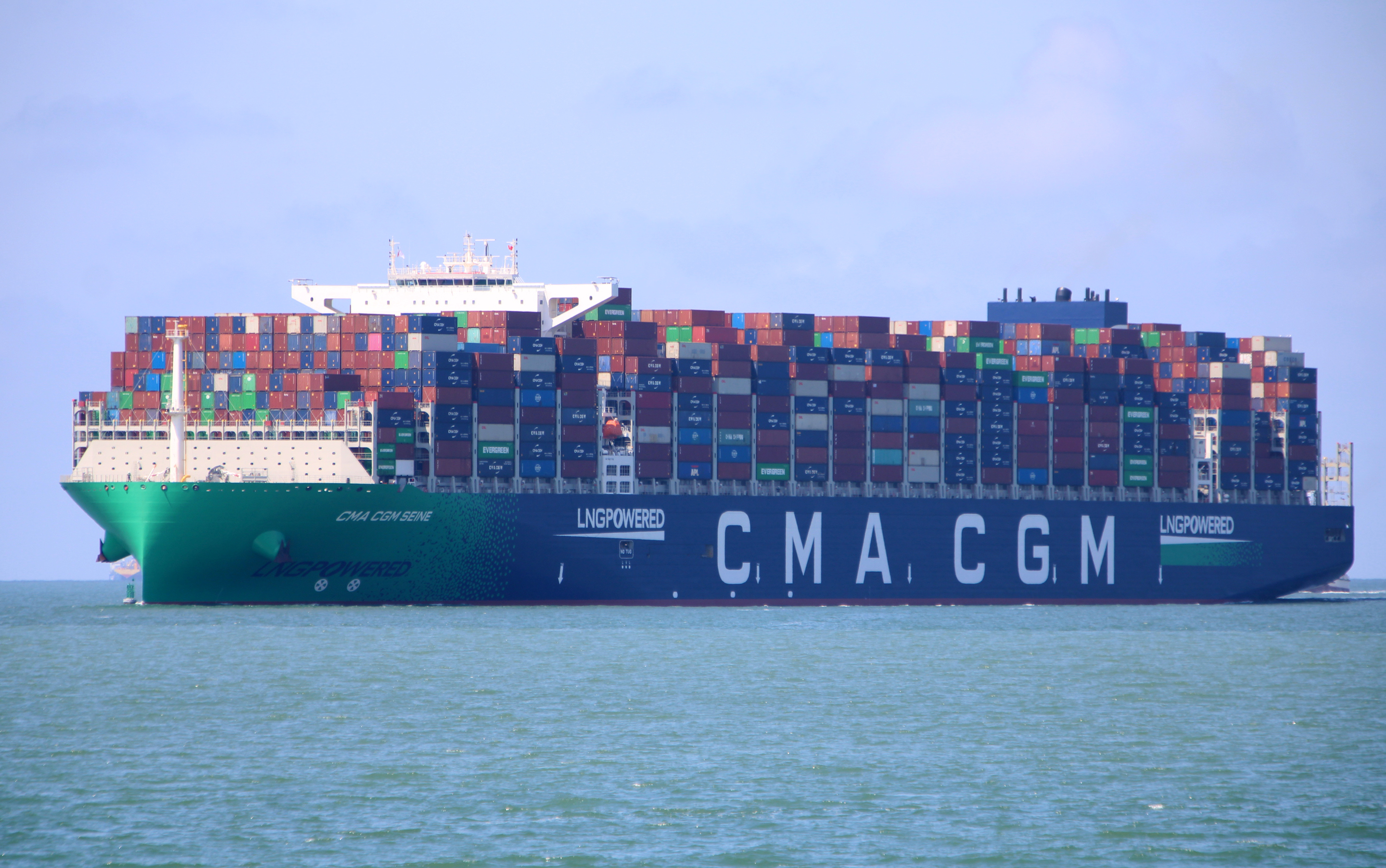Le nouveau porte-conteneurs géant de CMA CGM fait son escale inaugurale ...