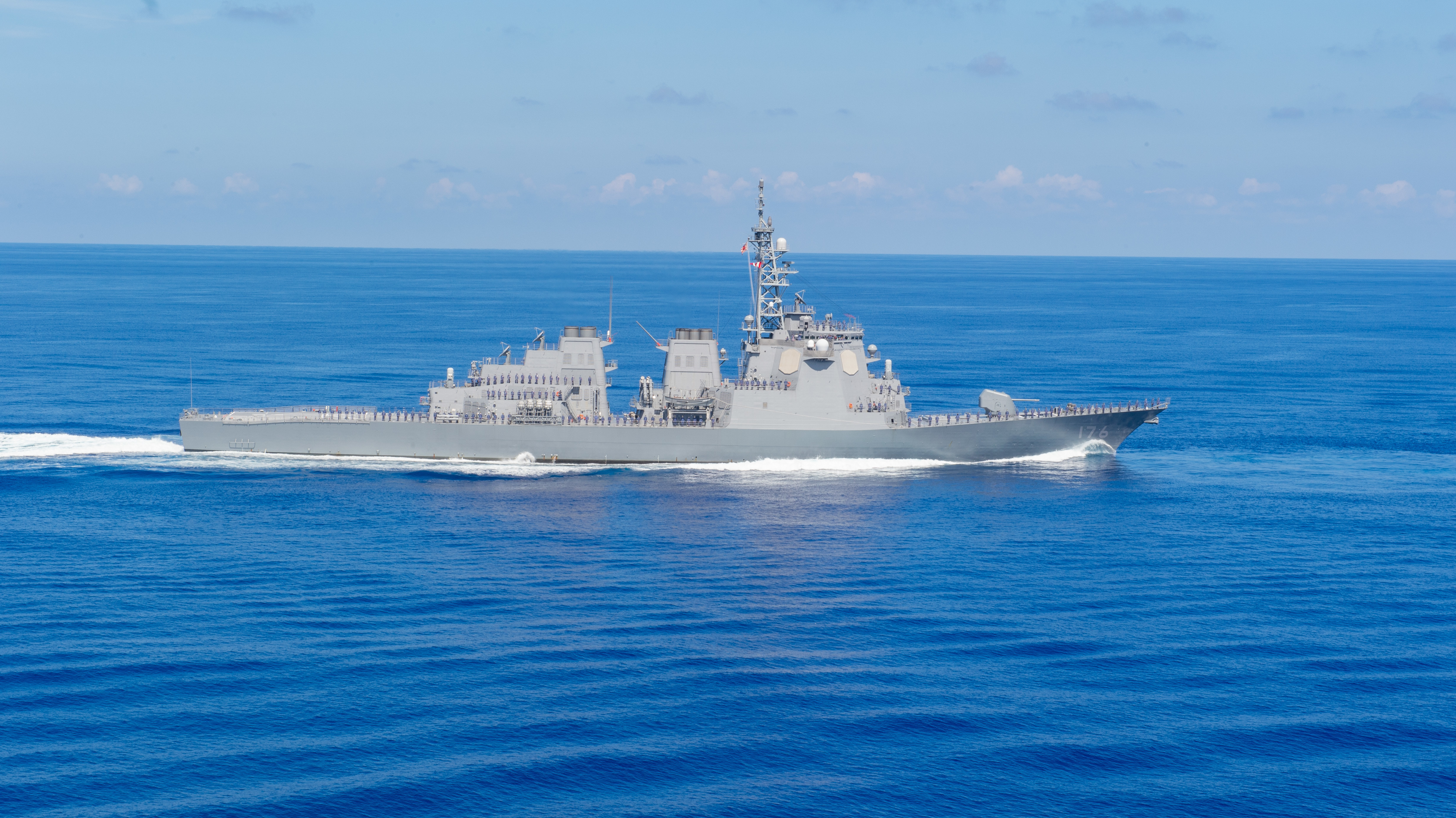 Le destroyer japonais Chokai adapté pour embarquer des missiles ...