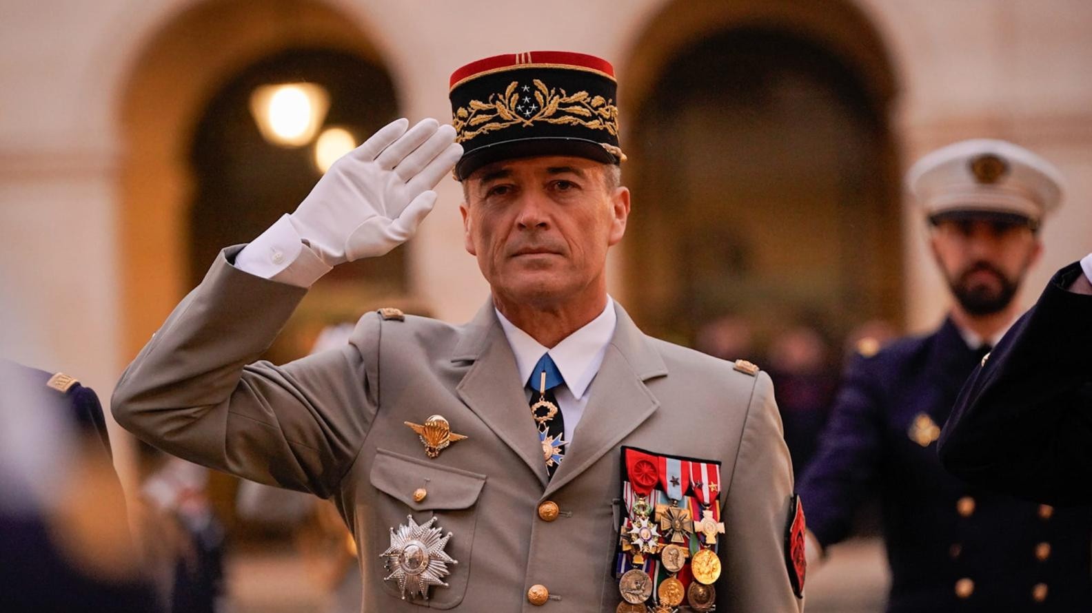 Adieu aux armes du général d’armée Thierry Burkhard | Mer et Marine