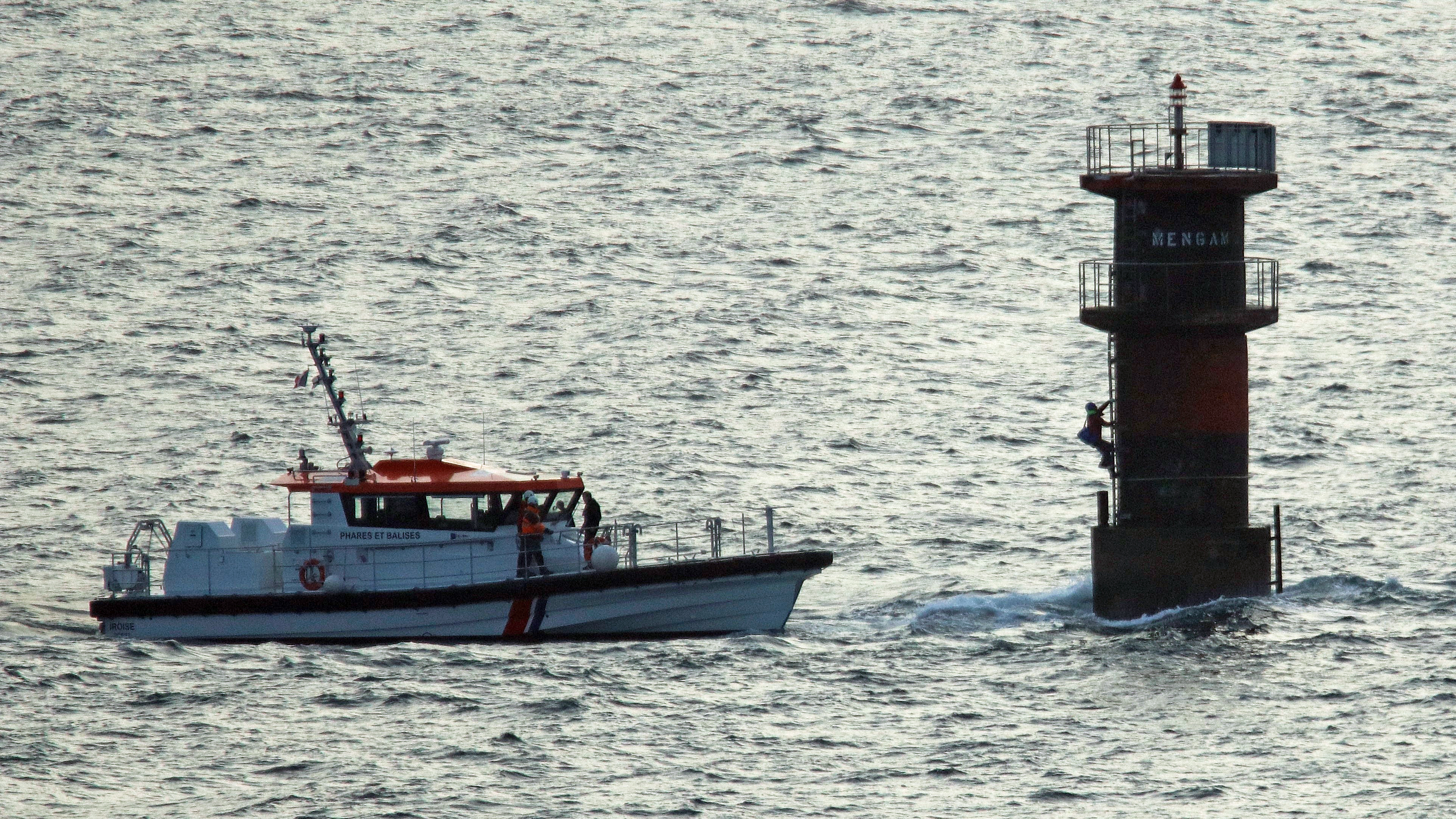 Phares et balises : l’Iroise en intervention dans le goulet de Brest ...