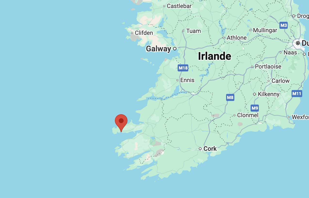 Irlande : Échouement du chalutier français Fastnet devant le port de ...