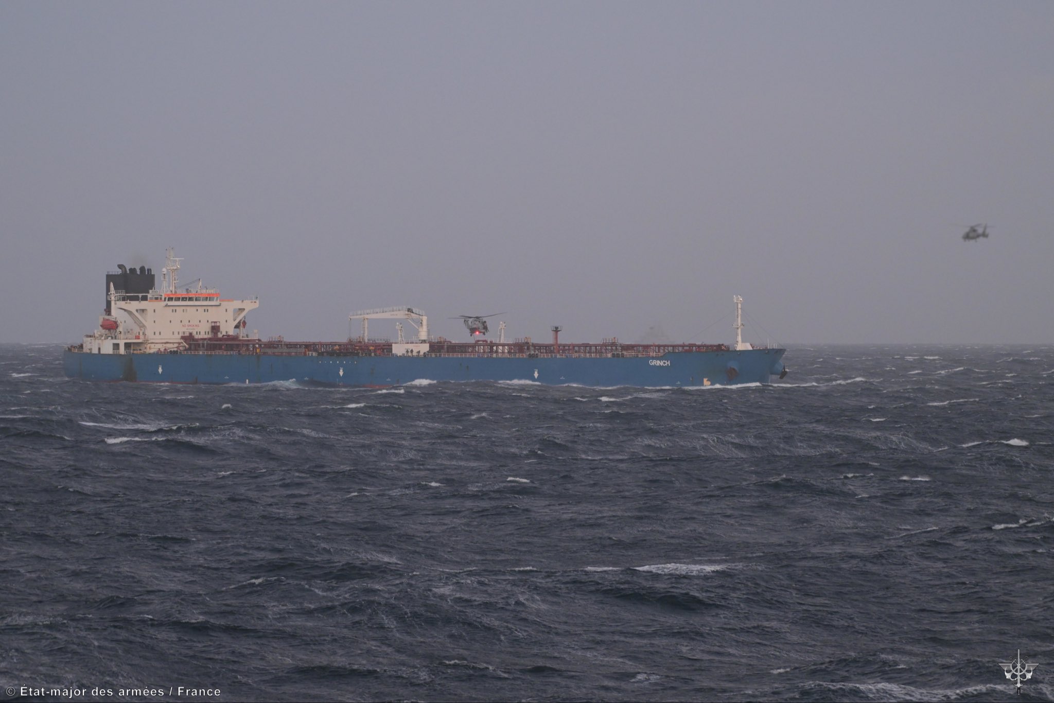 Flotte fantôme : la Marine nationale intercepte un pétrolier en mer d ...