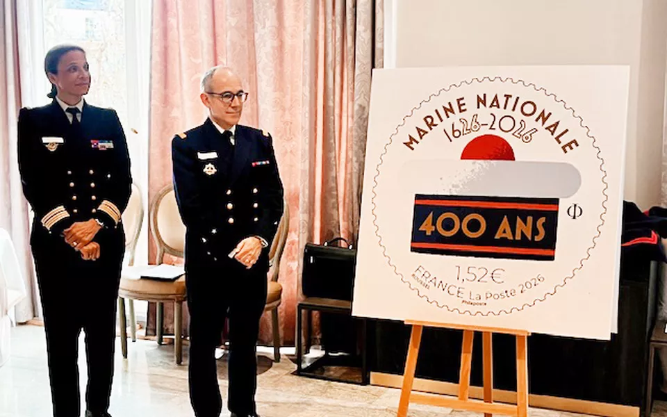 Un timbre rond pour les 400 ans de la Marine nationale | Mer et Marine