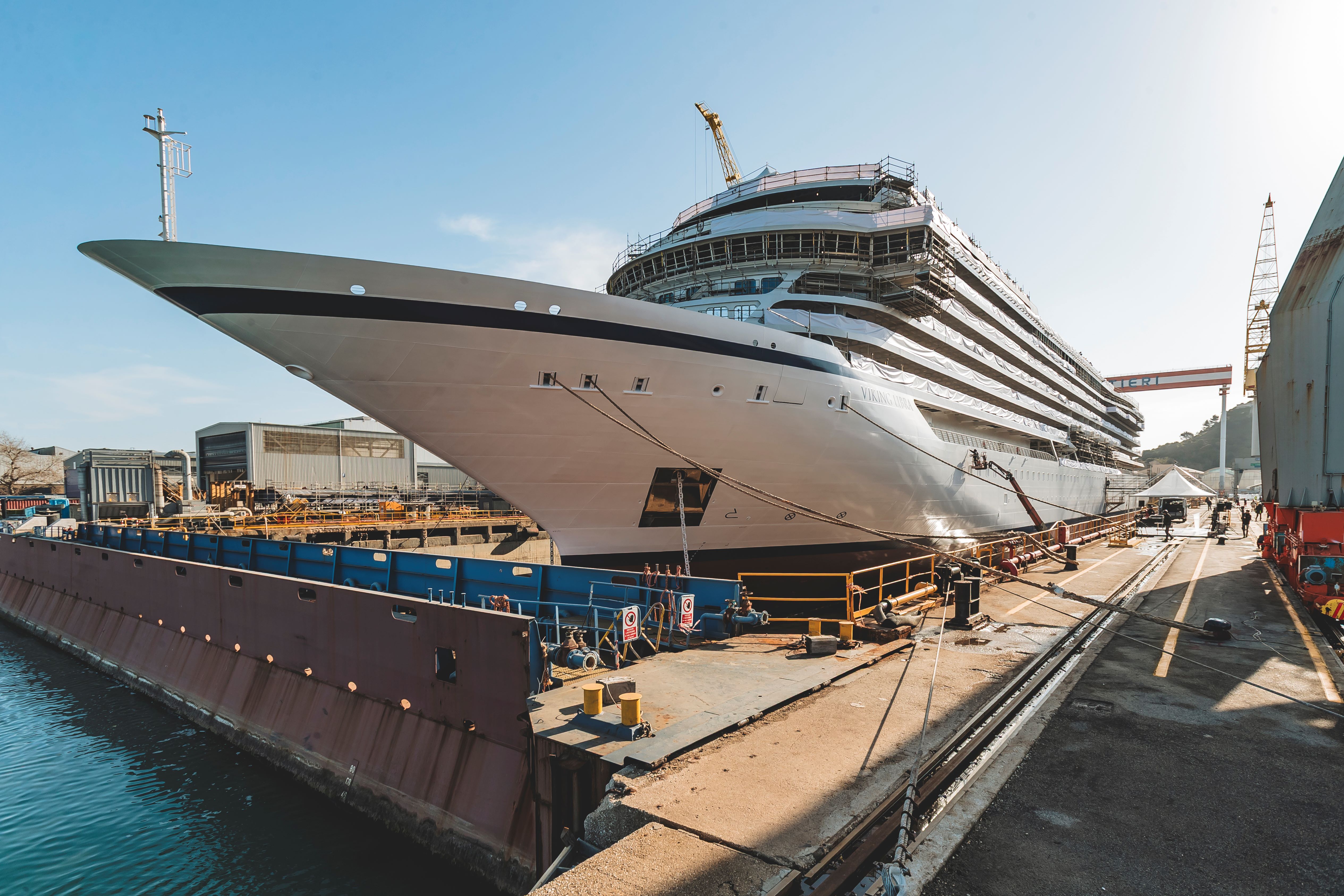 Fincantieri met à l’eau le Viking Libra, premier paquebot partiellement ...