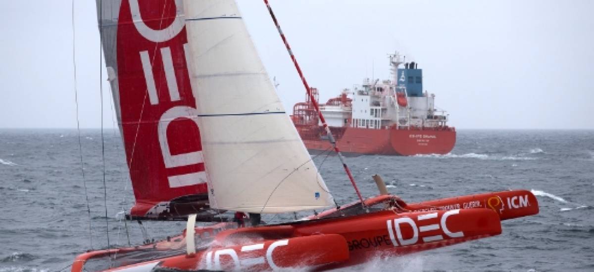 Francis Joyon pulvérise le record de traversée de l'Atlantique nord en ...