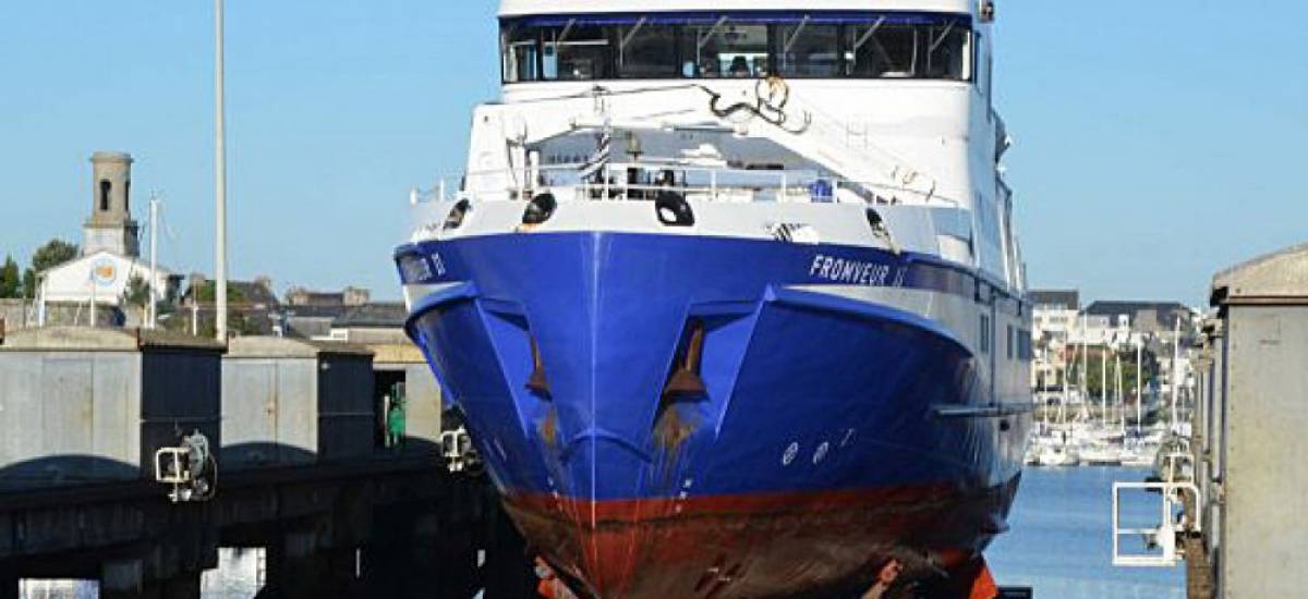Le Fromveur II en cale sèche au chantier Piriou | Mer et Marine
