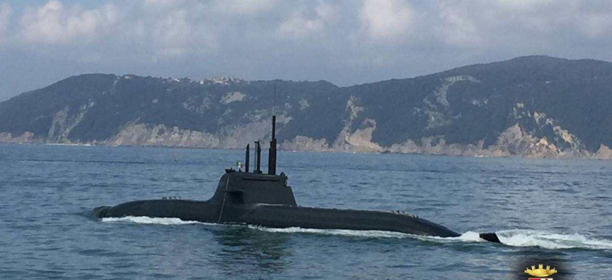Première sortie à la mer pour le sous-marin italien Romeo Romei | Mer ...