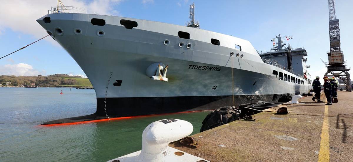 Le nouveau ravitailleur britannique en achèvement à Falmouth | Mer et ...