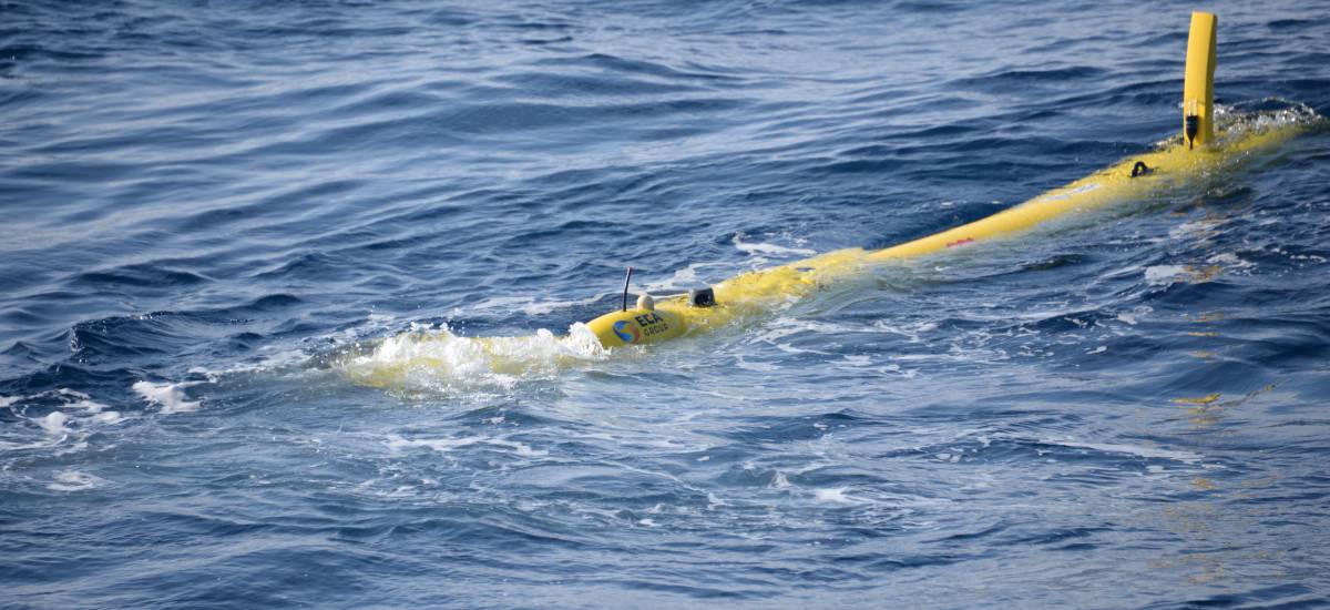 CHOF : le drone sous-marin A18D d’ECA testé à partir du BSAM Rhône ...