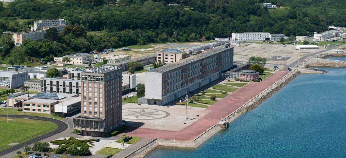 La tour de l’Ecole navale toujours debout | Mer et Marine